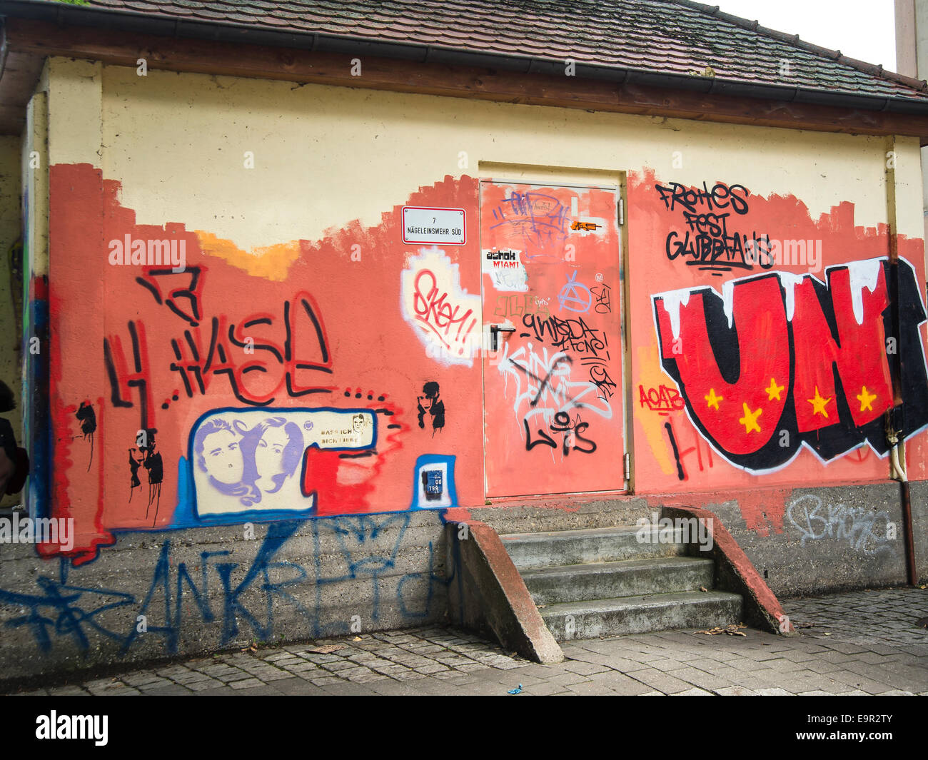Bright graffiti hi-res stock photography and images - Alamy