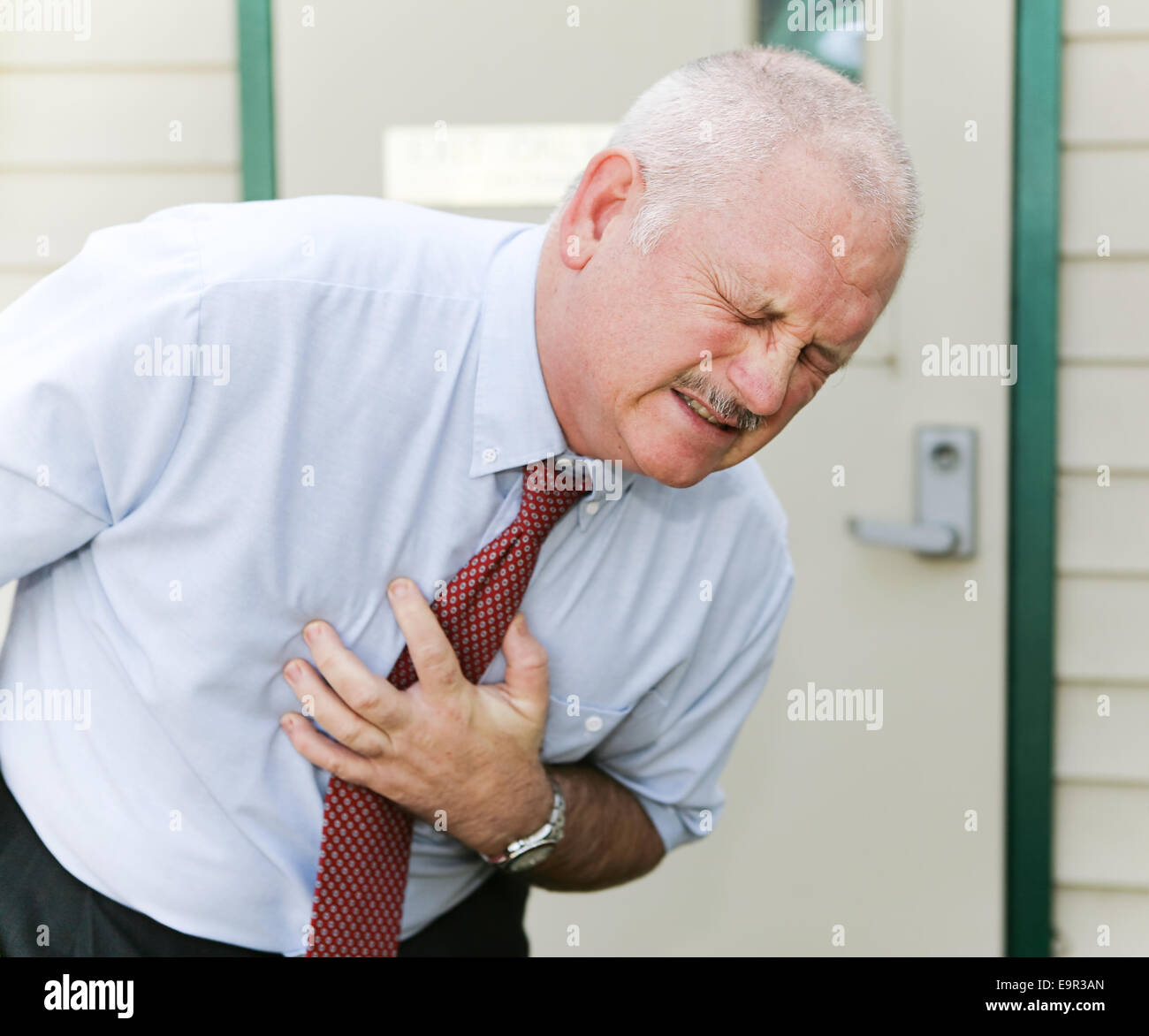 Hand on abdomen breathing hi-res stock photography and images - Alamy