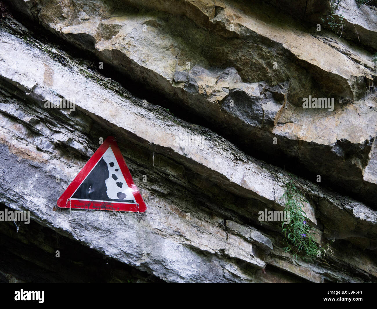 Falling stones hi-res stock photography and images - Alamy