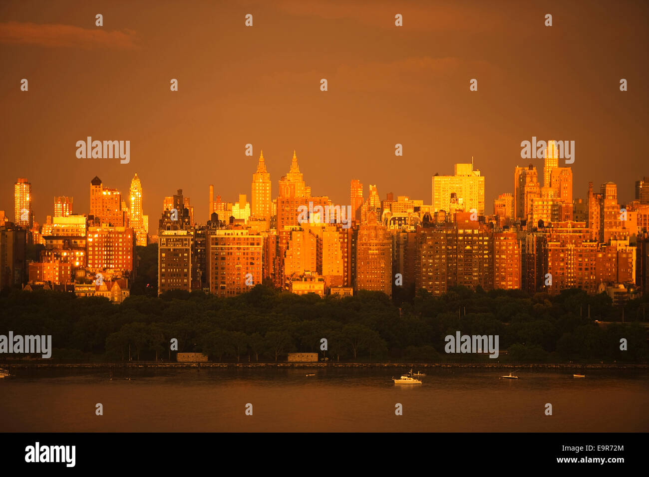 SKYLINE UPPER WEST SIDE MANHATTAN NEW YORK CITY USA Stock Photo - Alamy