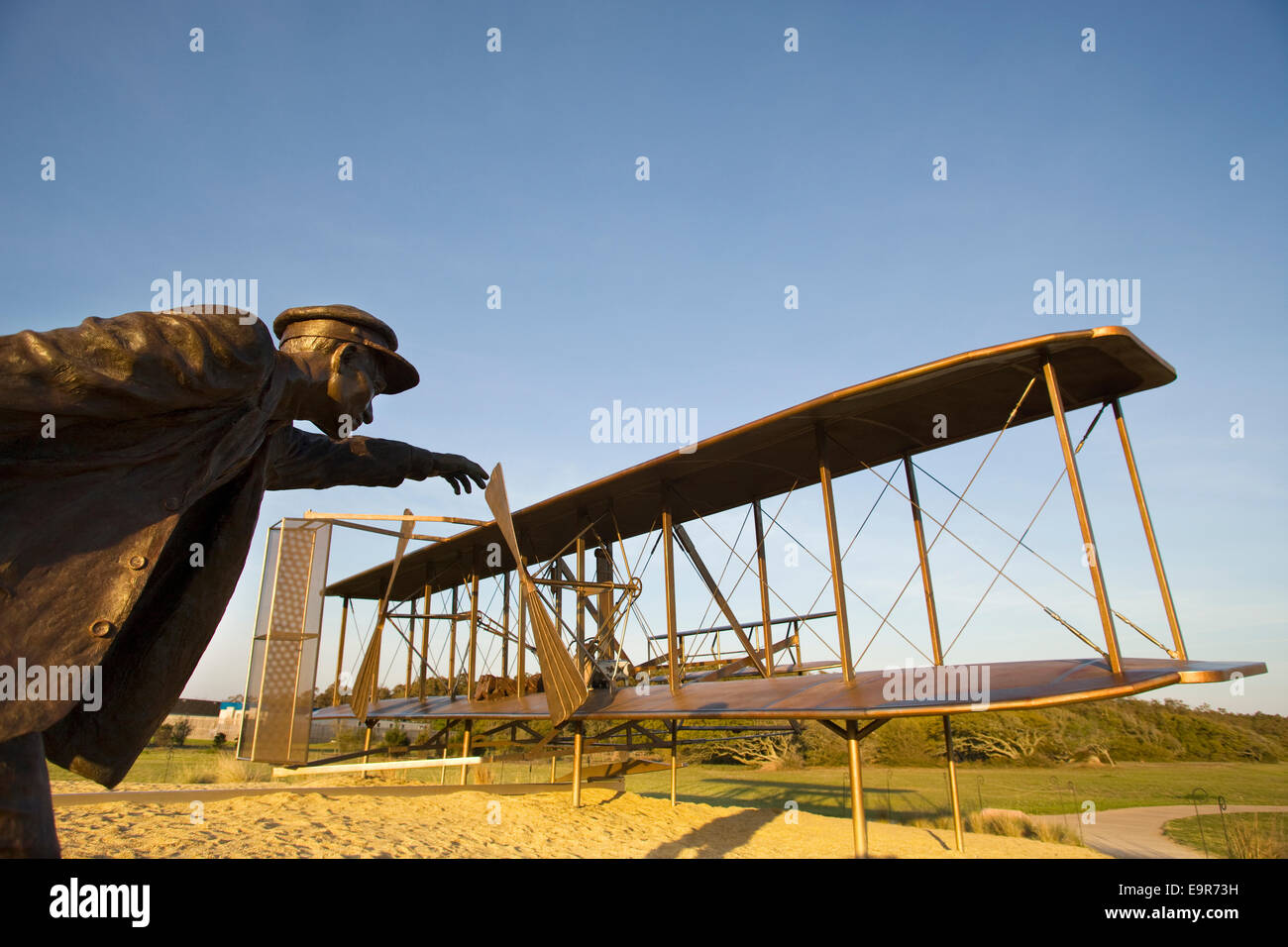 FIRST FLIGHT SCULPTURE (©STEVEN H SMITH 2003) WRIGHT BROTHERS NATIONAL ...