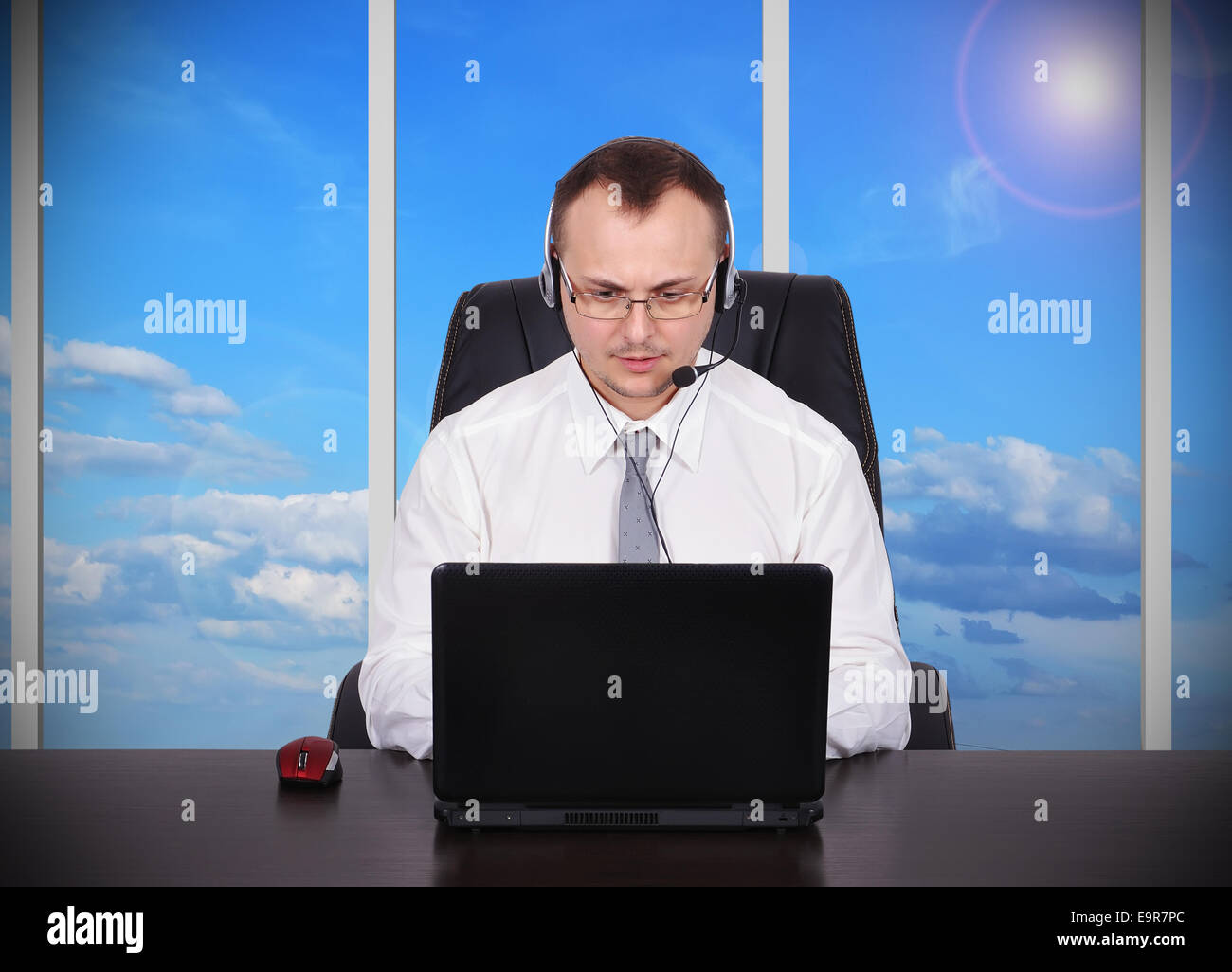 Office representative hi-res stock photography and images - Alamy