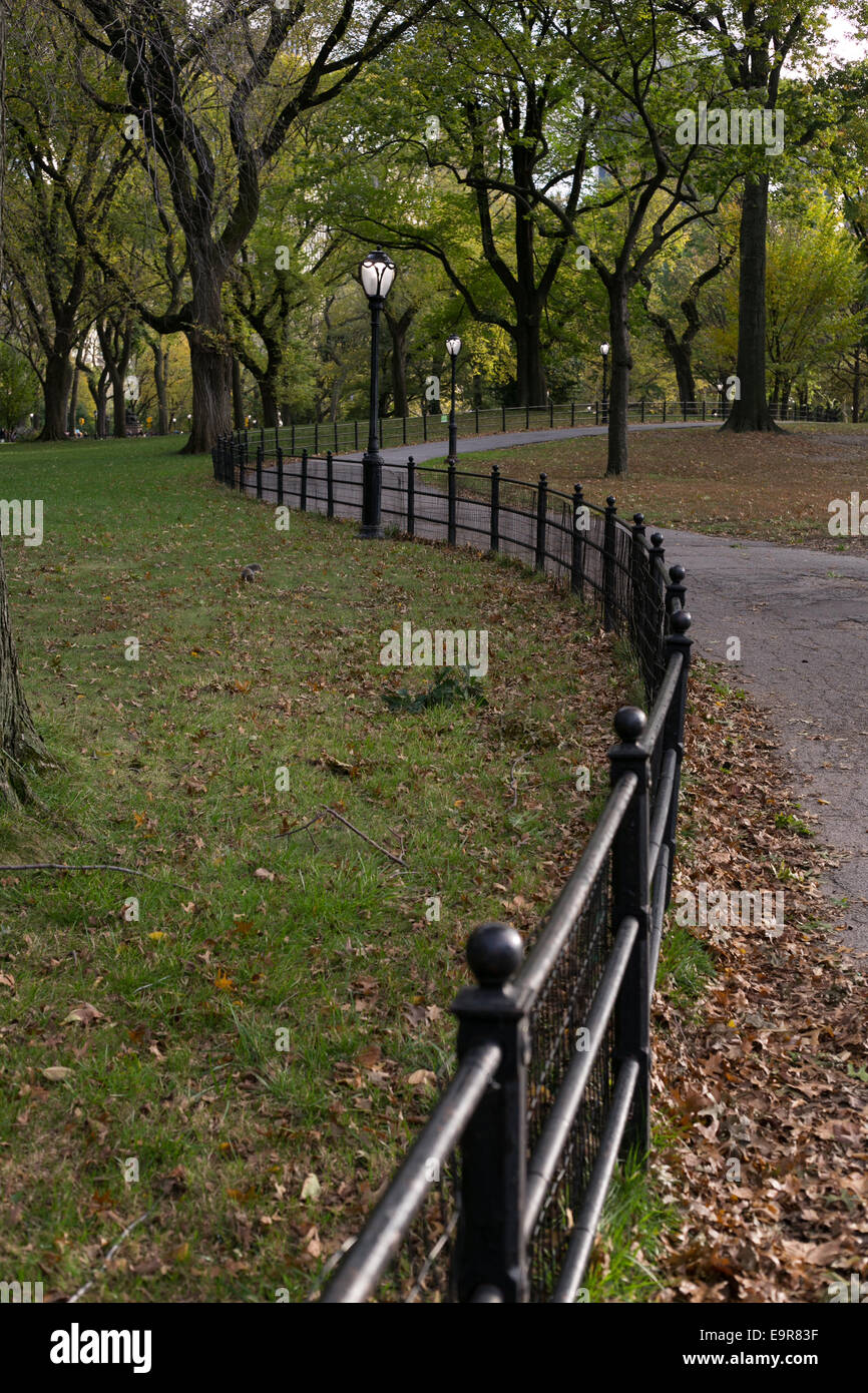 Park fence hi-res stock photography and images - Alamy