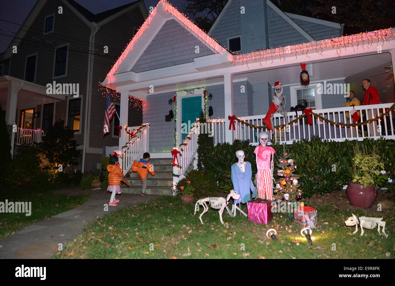 Virginia, USA. 31st Oct, 2014. Children play the trick or treat game ...