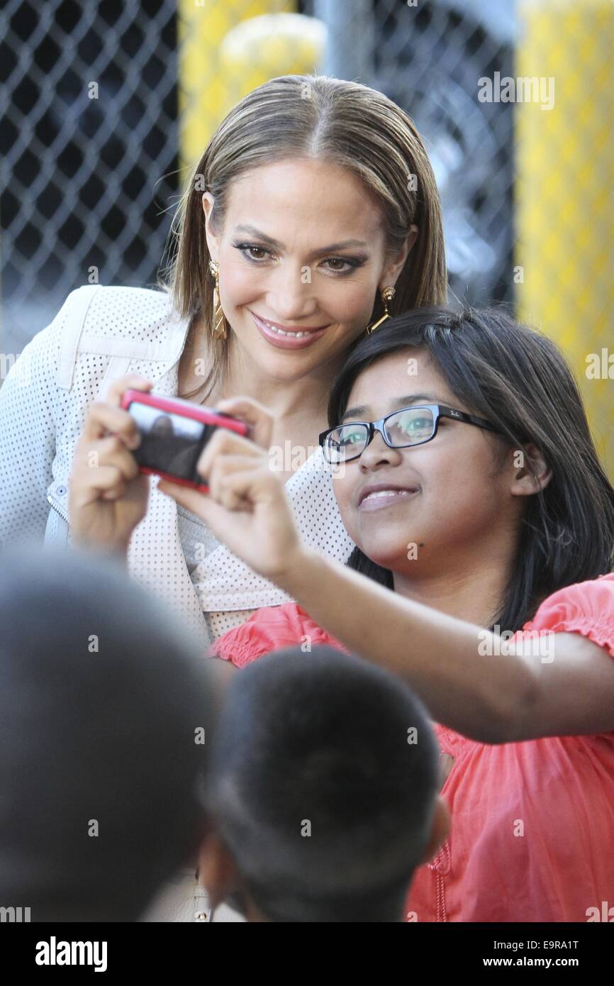 Jennifer lopez fans hi-res stock photography and images - Alamy