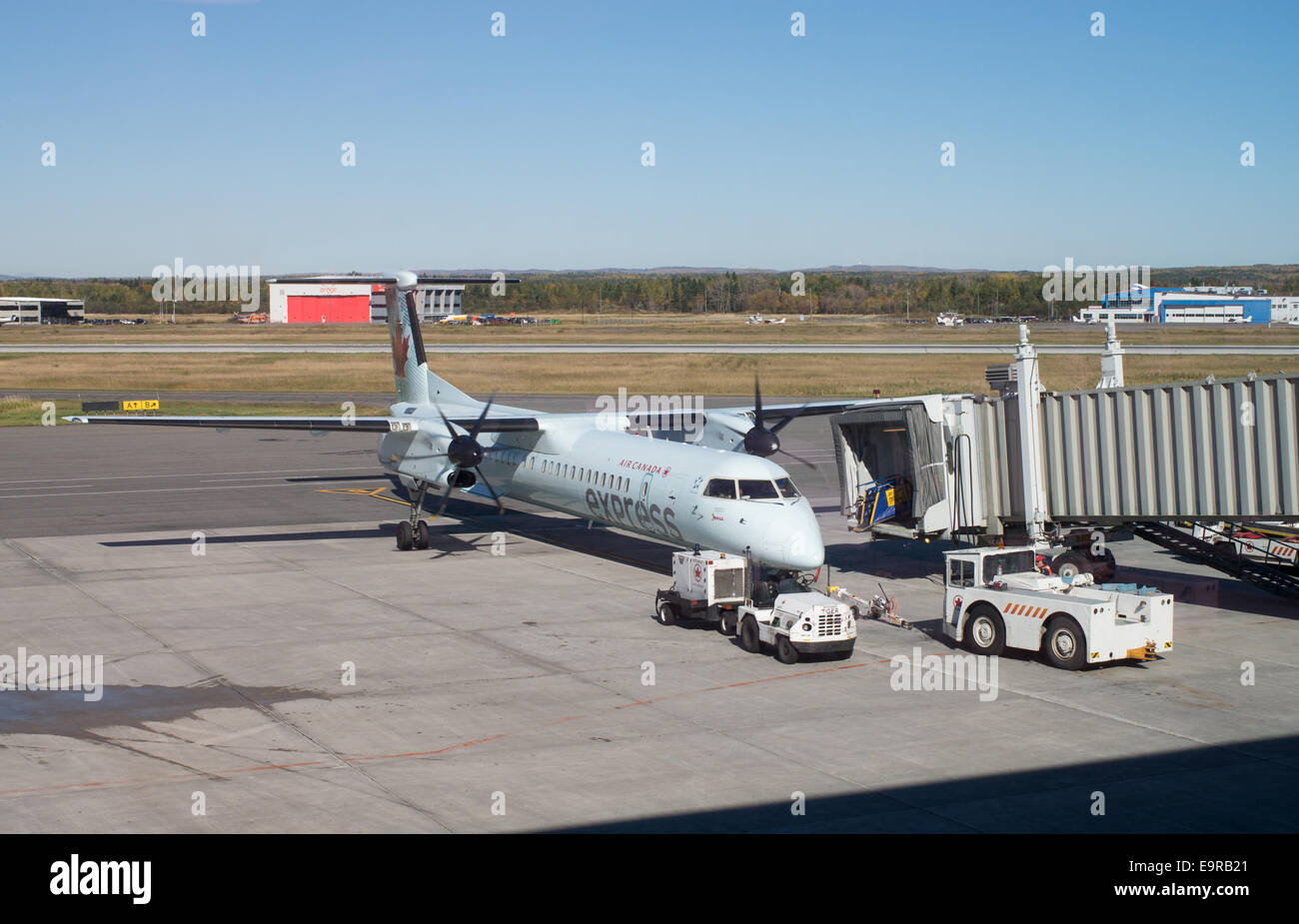 Q400 hi-res stock photography and images - Alamy