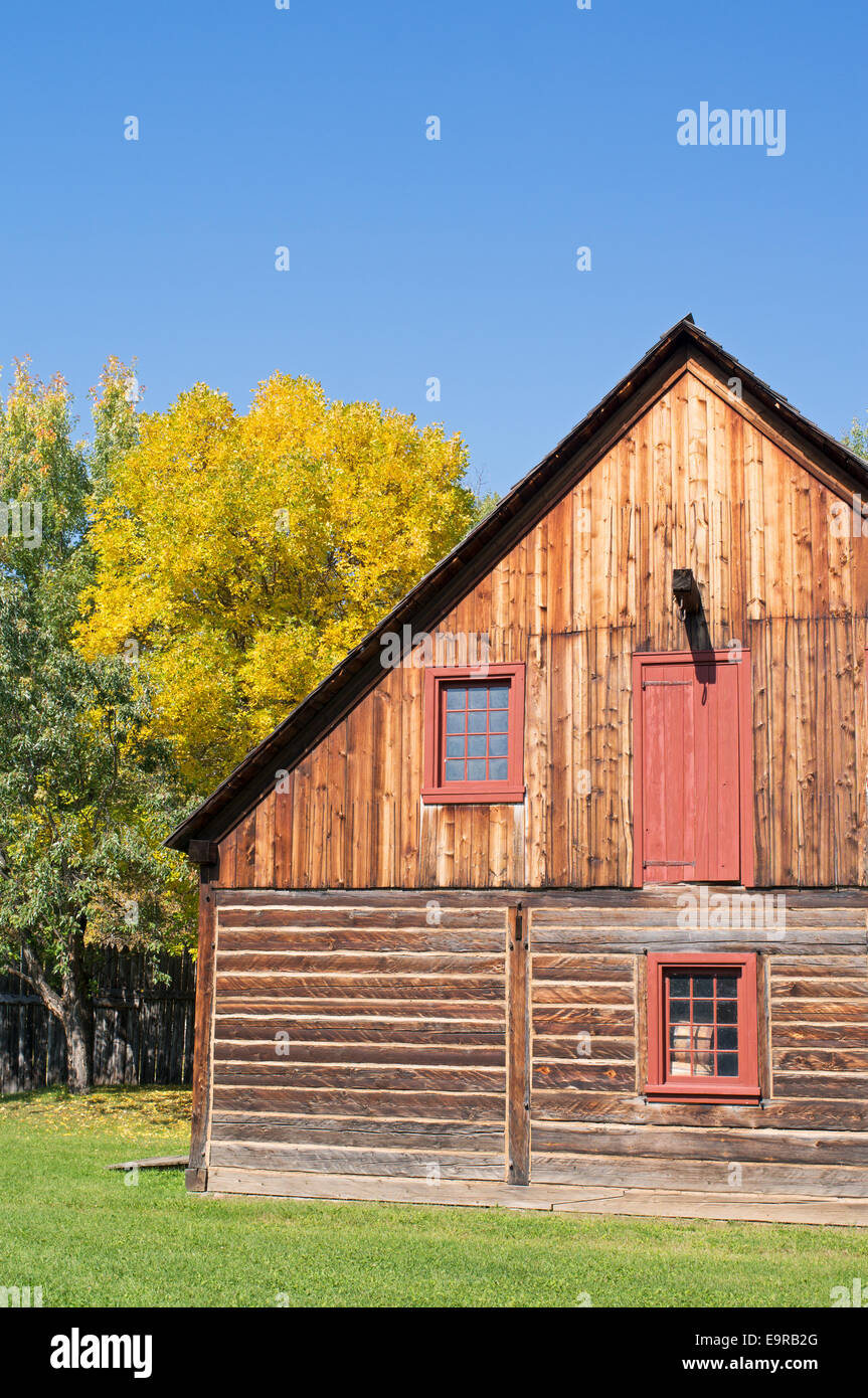 Wooden barn hi-res stock photography and images - Alamy