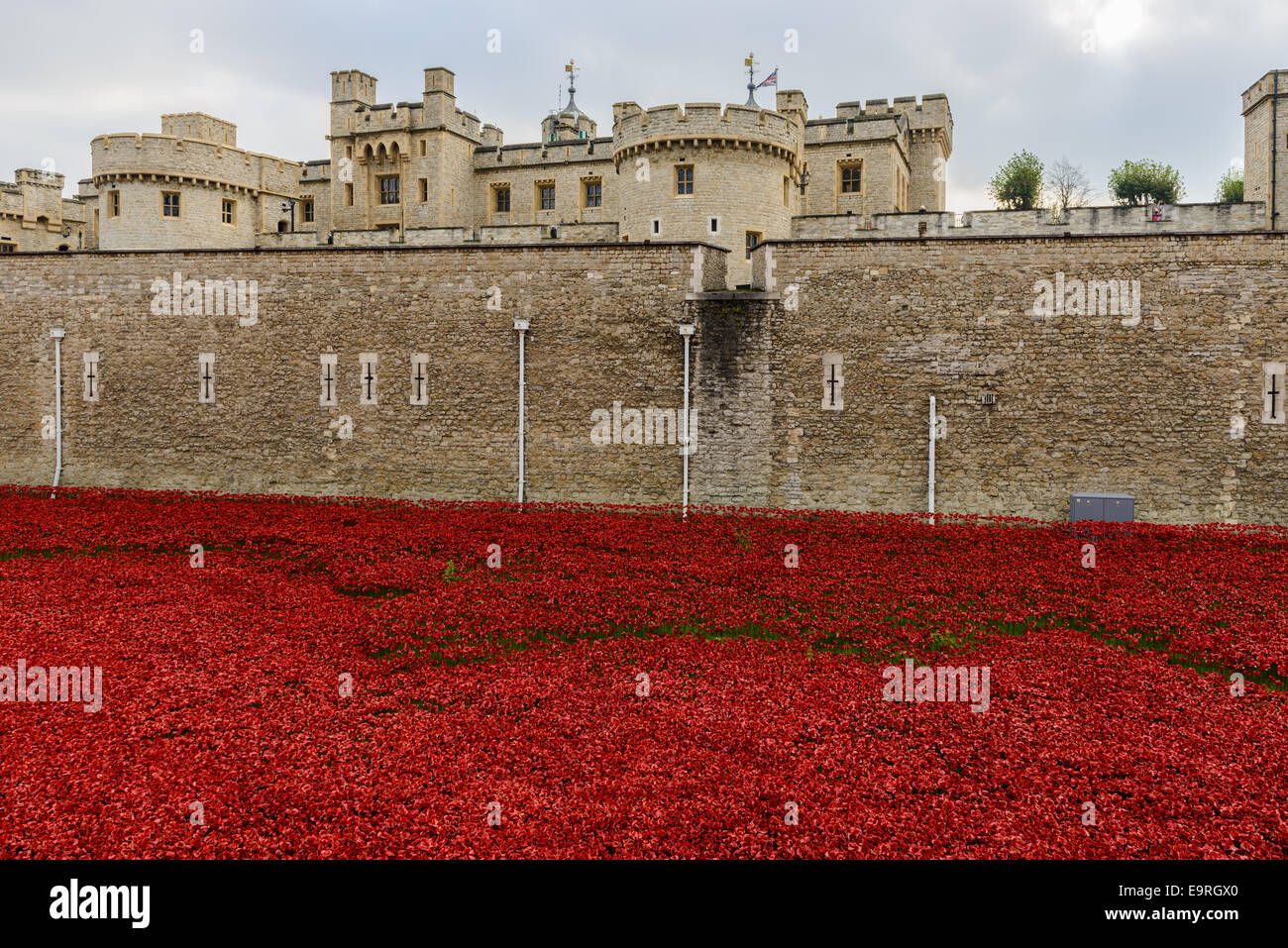 11th century tower of london hi-res stock photography and images - Alamy
