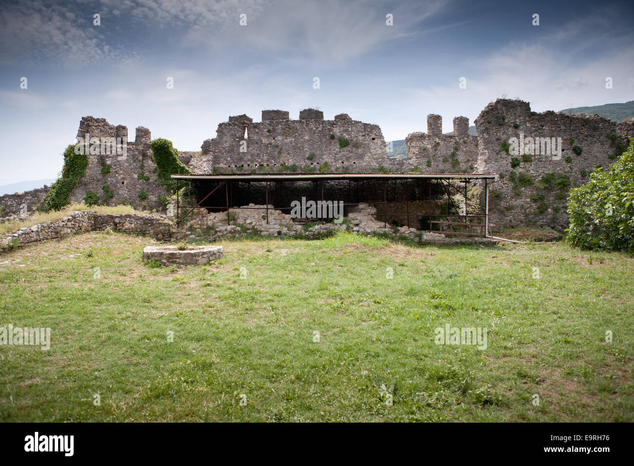 The Castle of Platamon in the Tempe Valley Stock Photo - Alamy