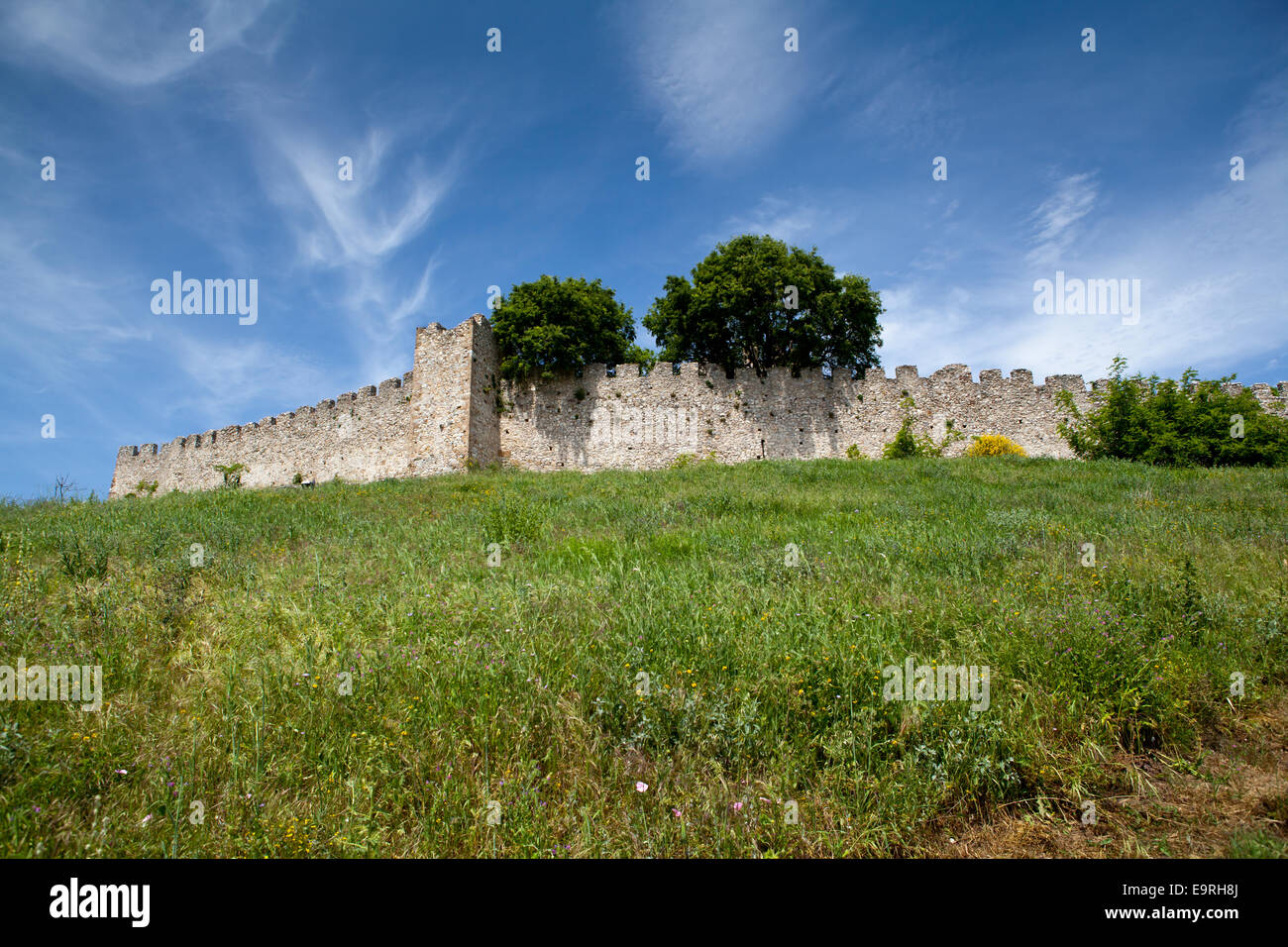 The Castle of Platamon in the Tempe Valley Stock Photo - Alamy