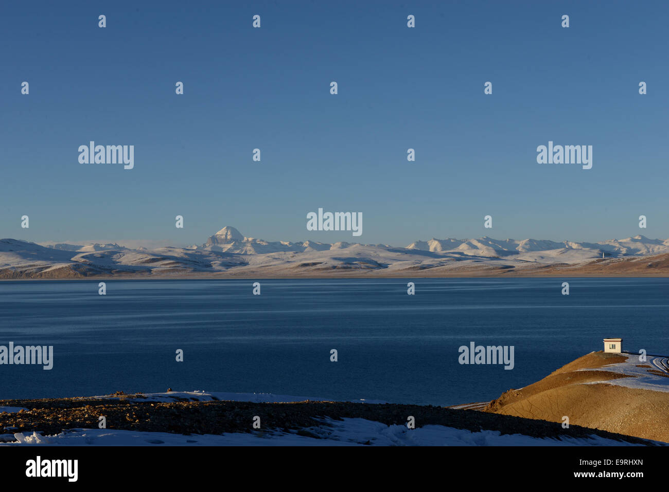 Manasarovar lake mapam yumco tibet hi-res stock photography and images ...