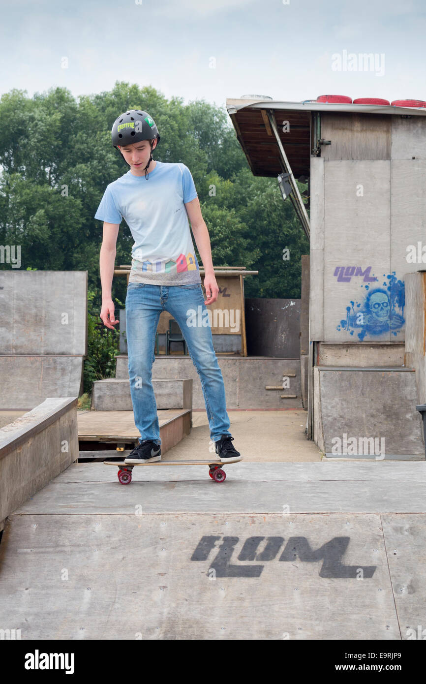 Wooden ramp hi-res stock photography and images - Alamy