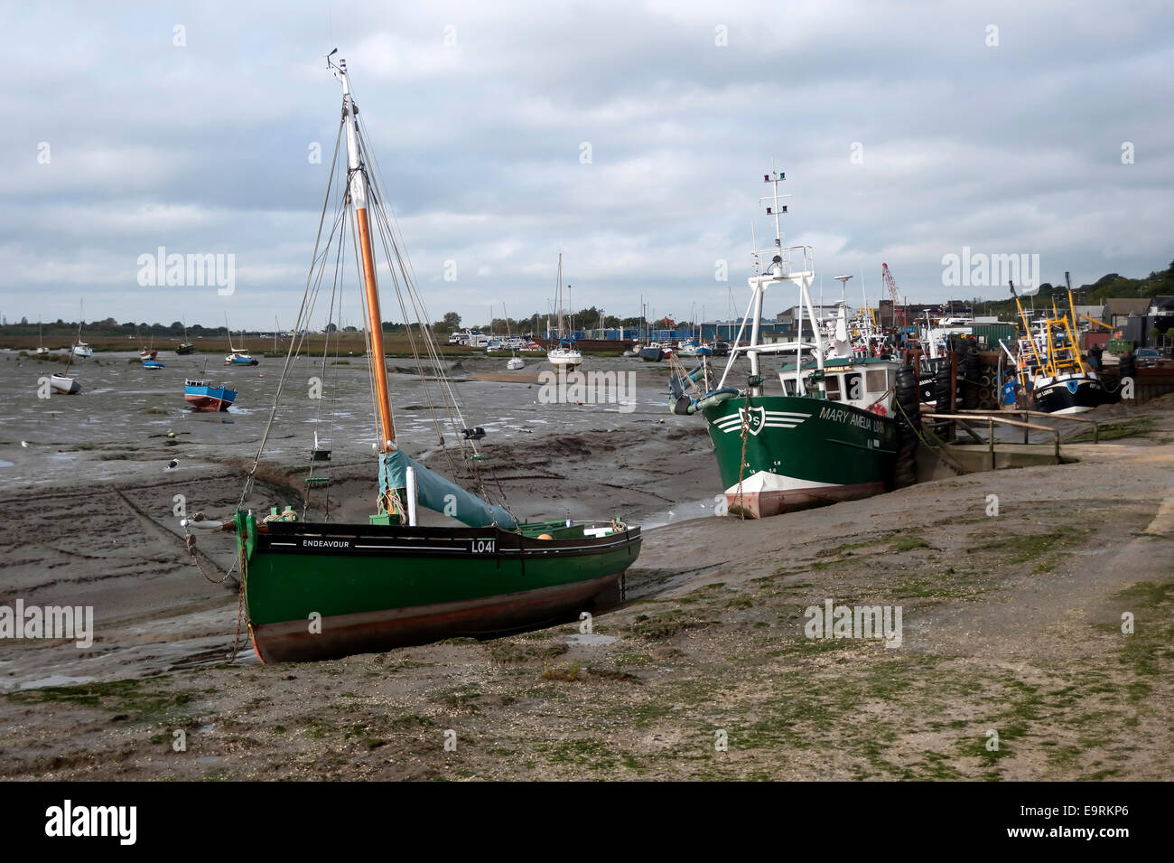 Endeavour LO41 cockle boat at Old Leigh, Leigh-on-Sea, Essex, England ...