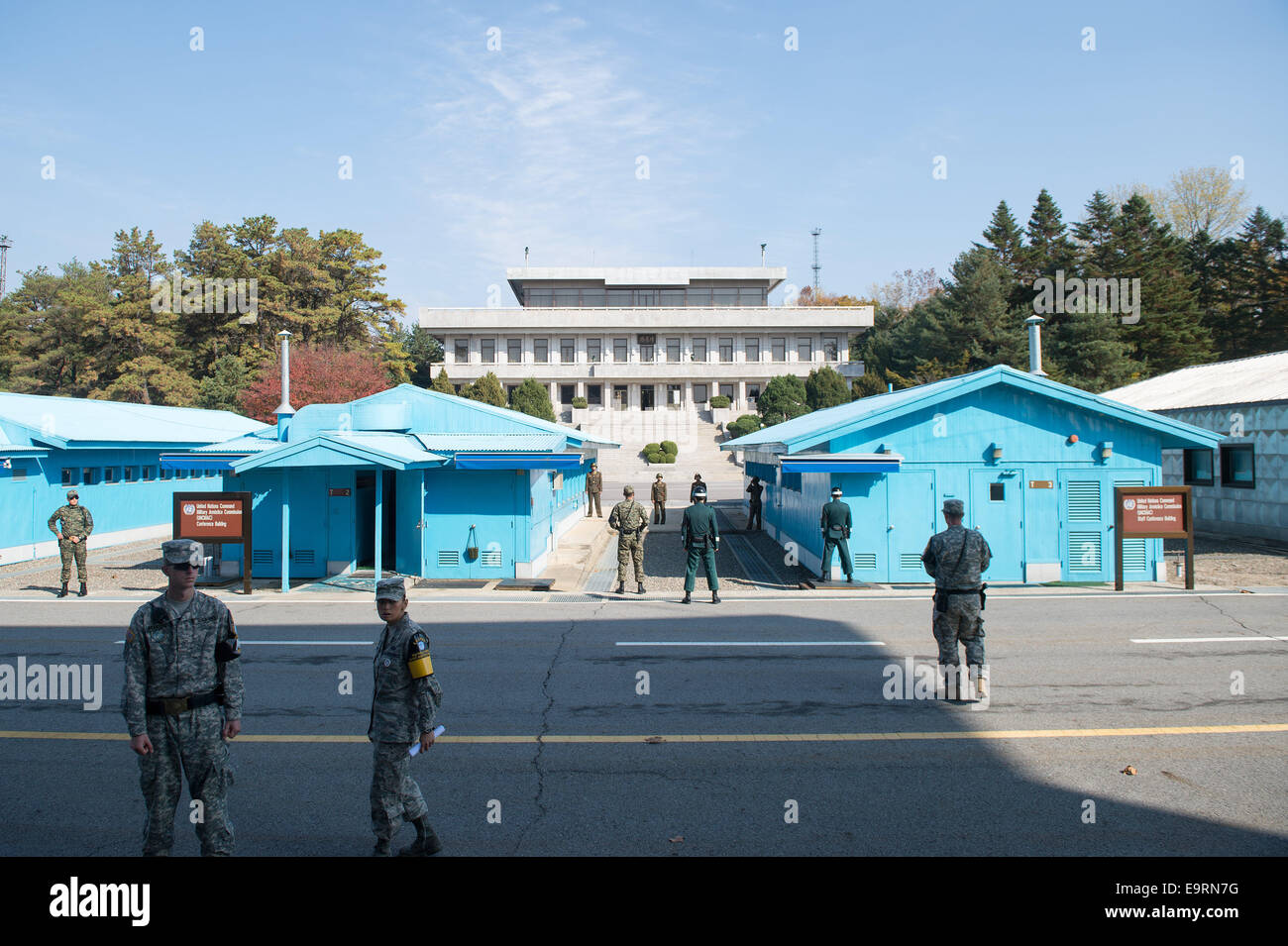 Panmunjom, South Korea. 01st Nov, 2014. North (B) and South Korean ...