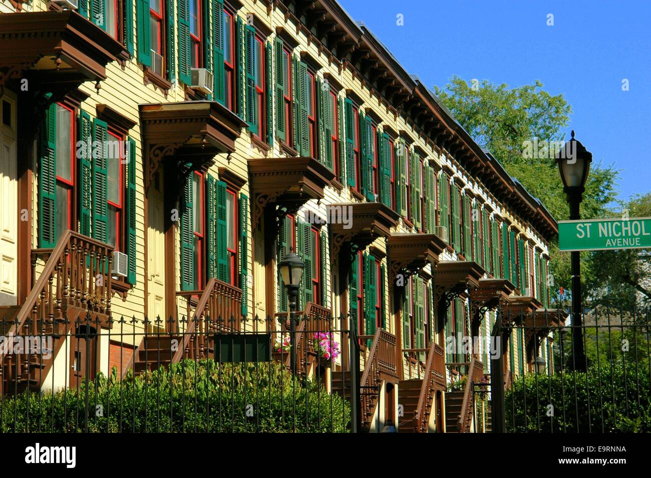 Houses in harlem hi-res stock photography and images - Alamy