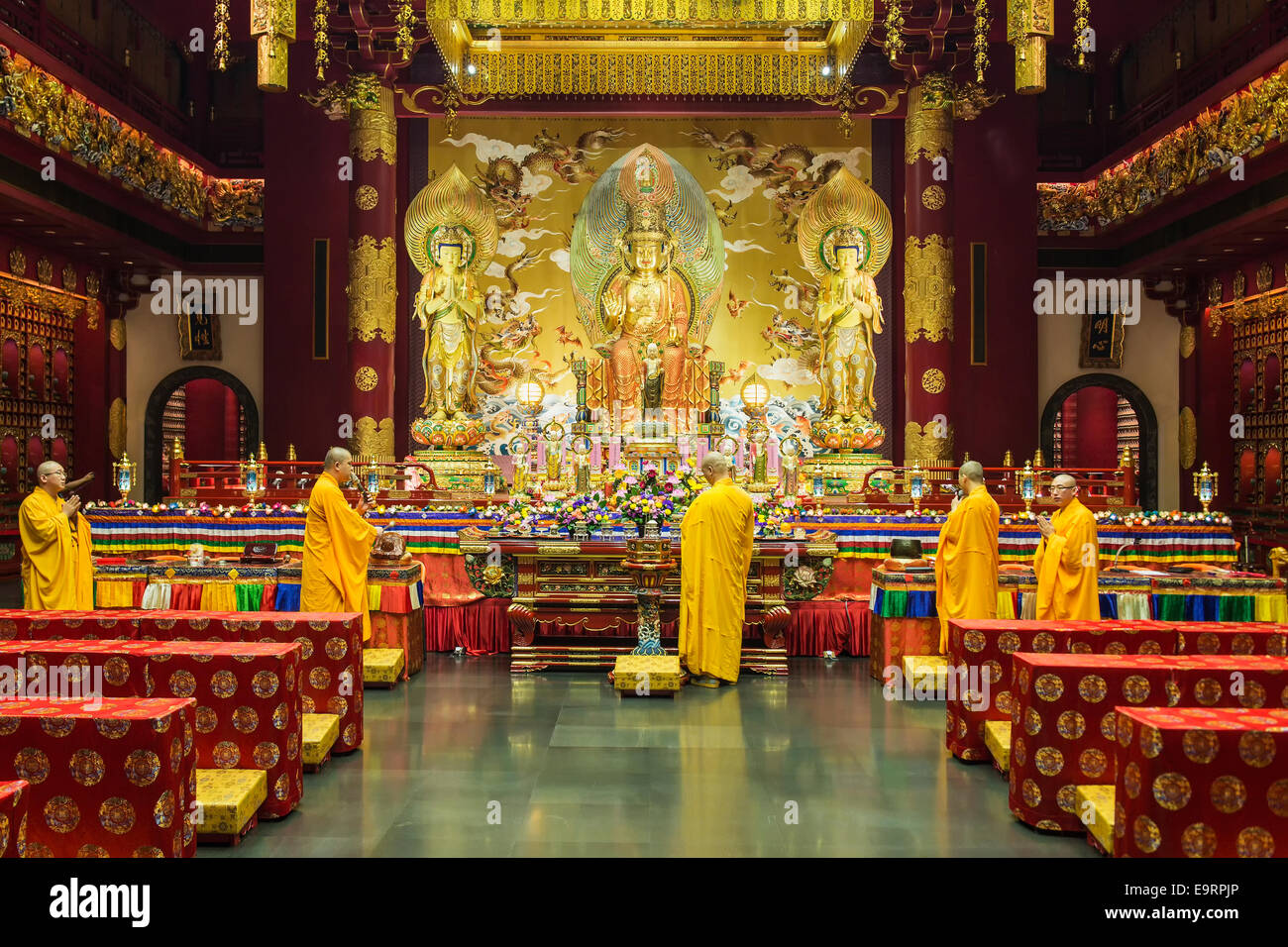 Buddha Tooth Relic Temple, Chinatown, Singapore Stock Photo - Alamy