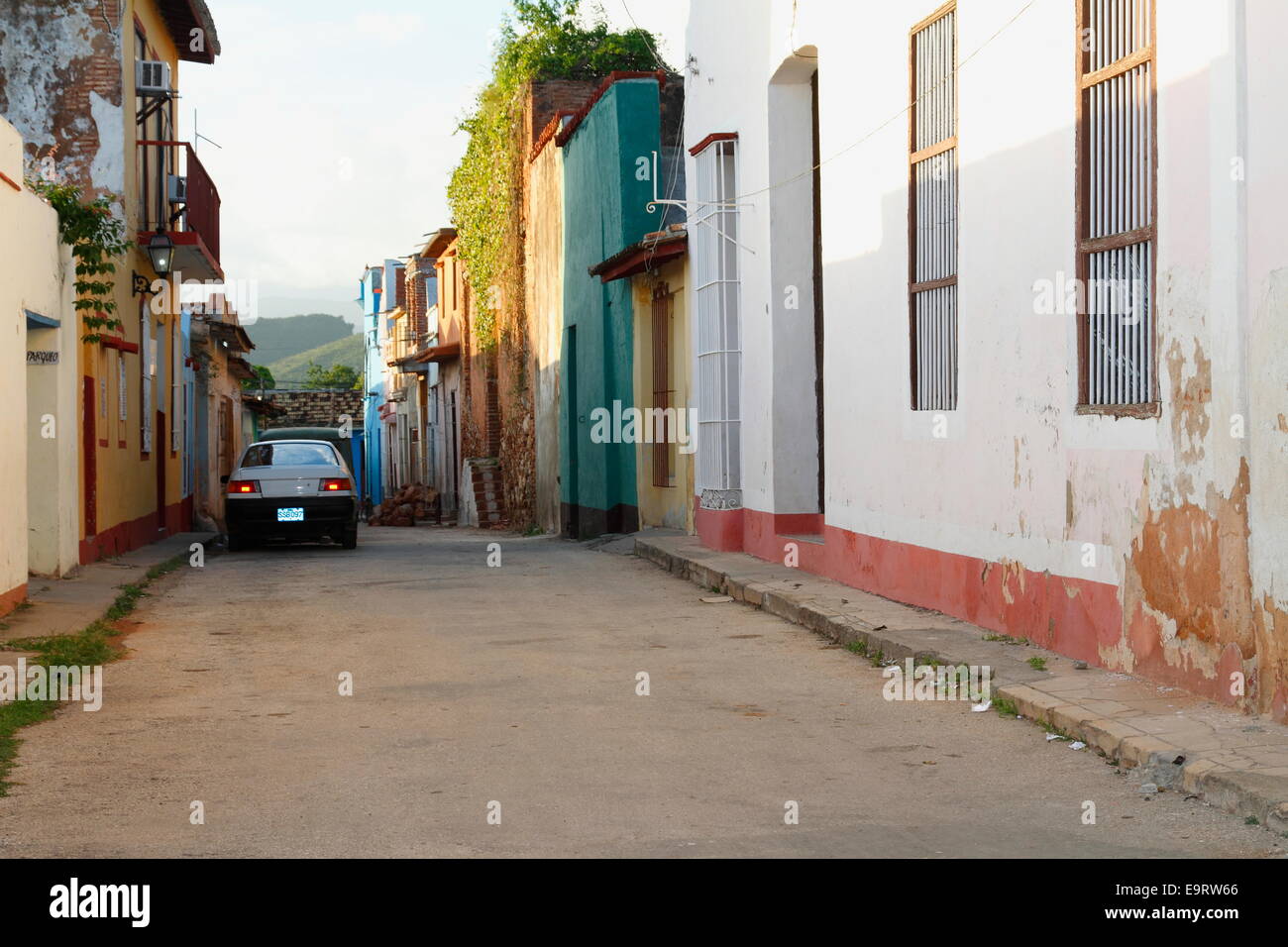 Narrow grid design streets and traditional houses of Trinidad, Cuba ...