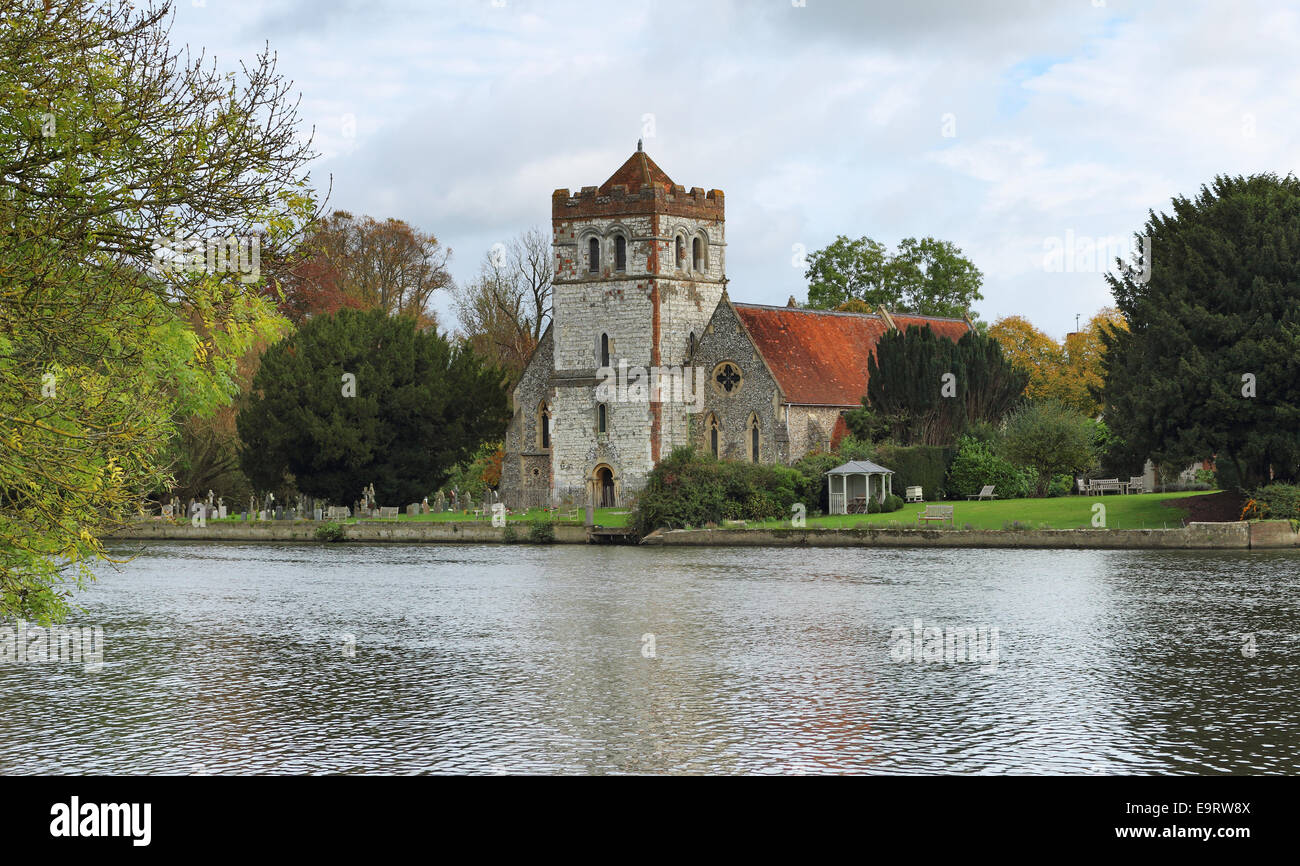 Bisham village hi-res stock photography and images - Alamy