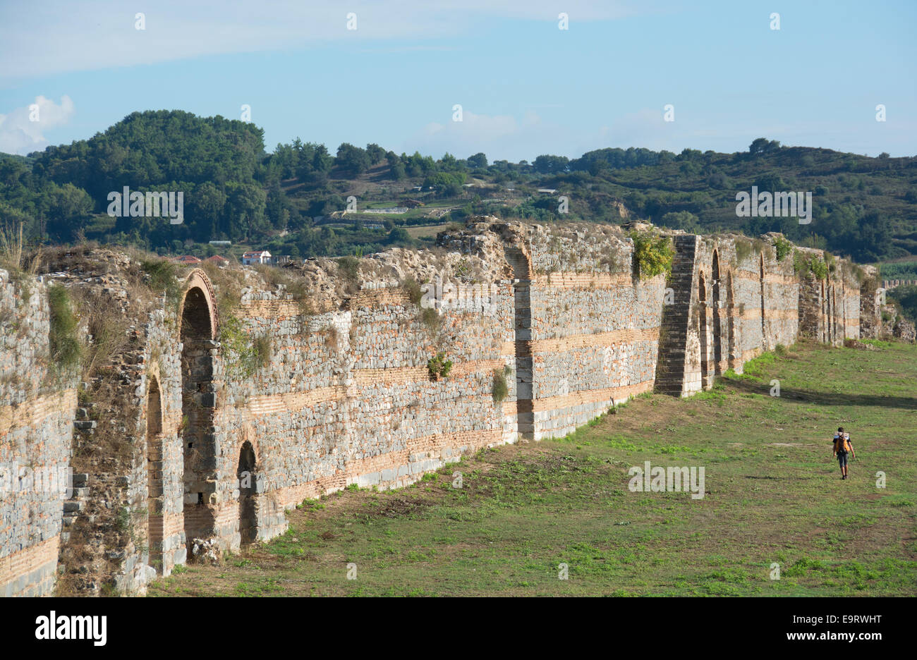 Roman era defensive walls hi-res stock photography and images - Alamy
