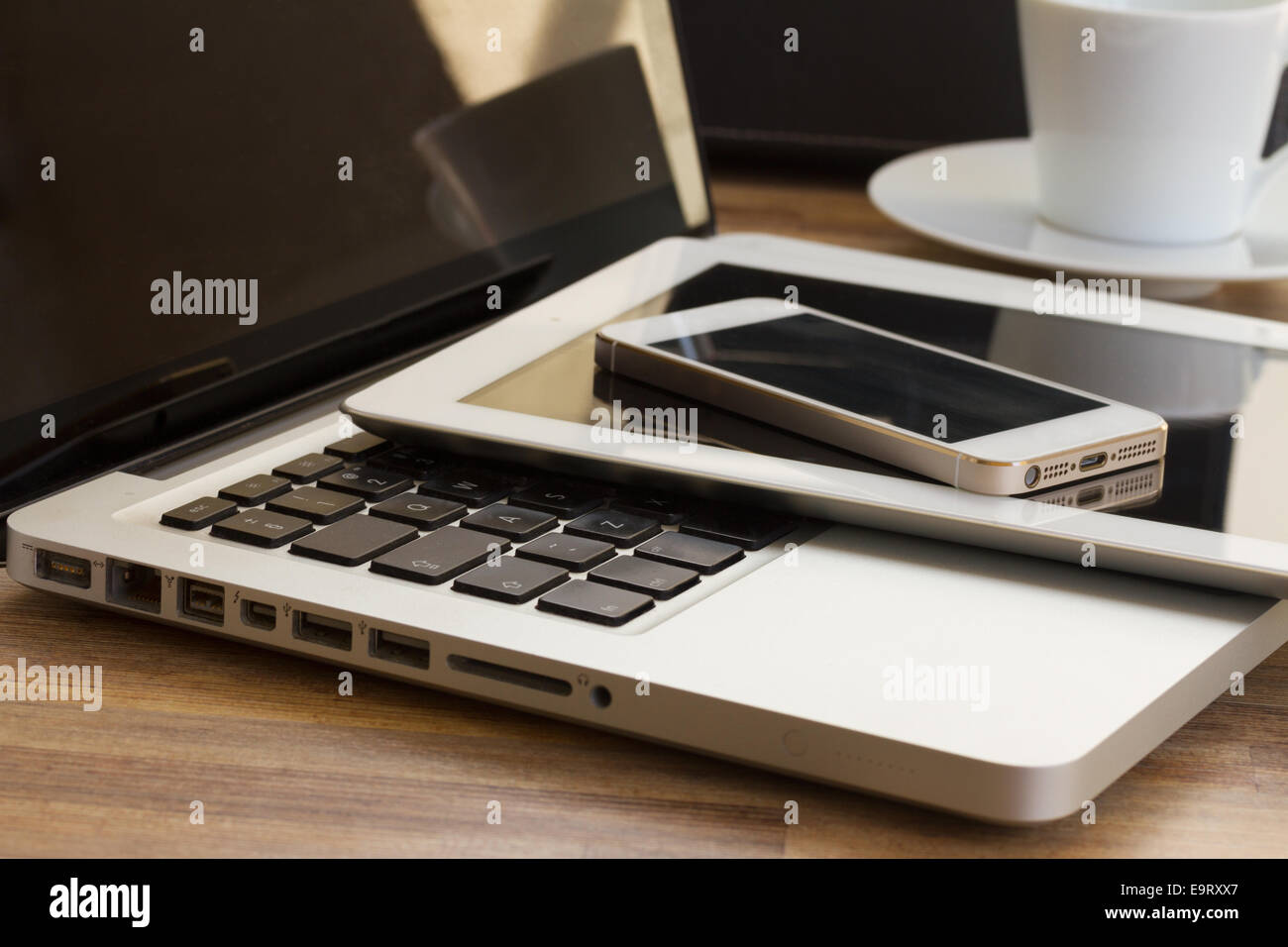 modern computer gadgets Stock Photo - Alamy