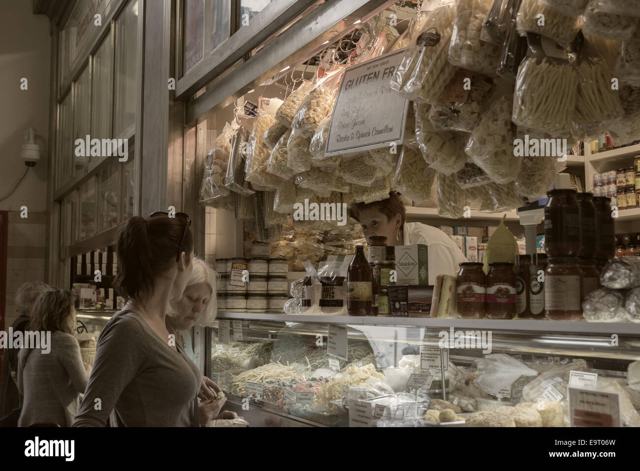 Italian deli counter hi-res stock photography and images - Alamy