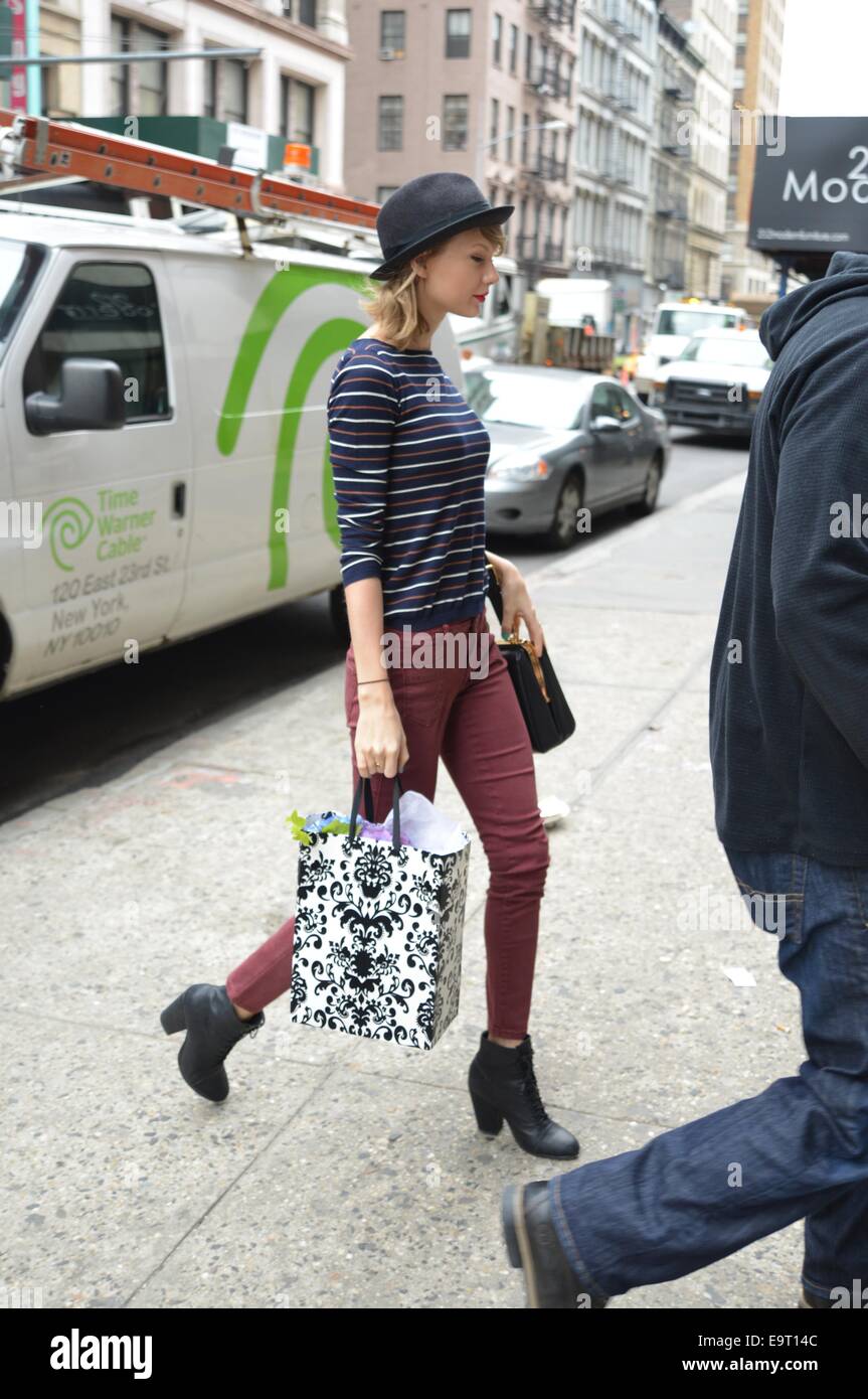 Taylor Swift running errands in New York City Featuring: Taylor Swift ...