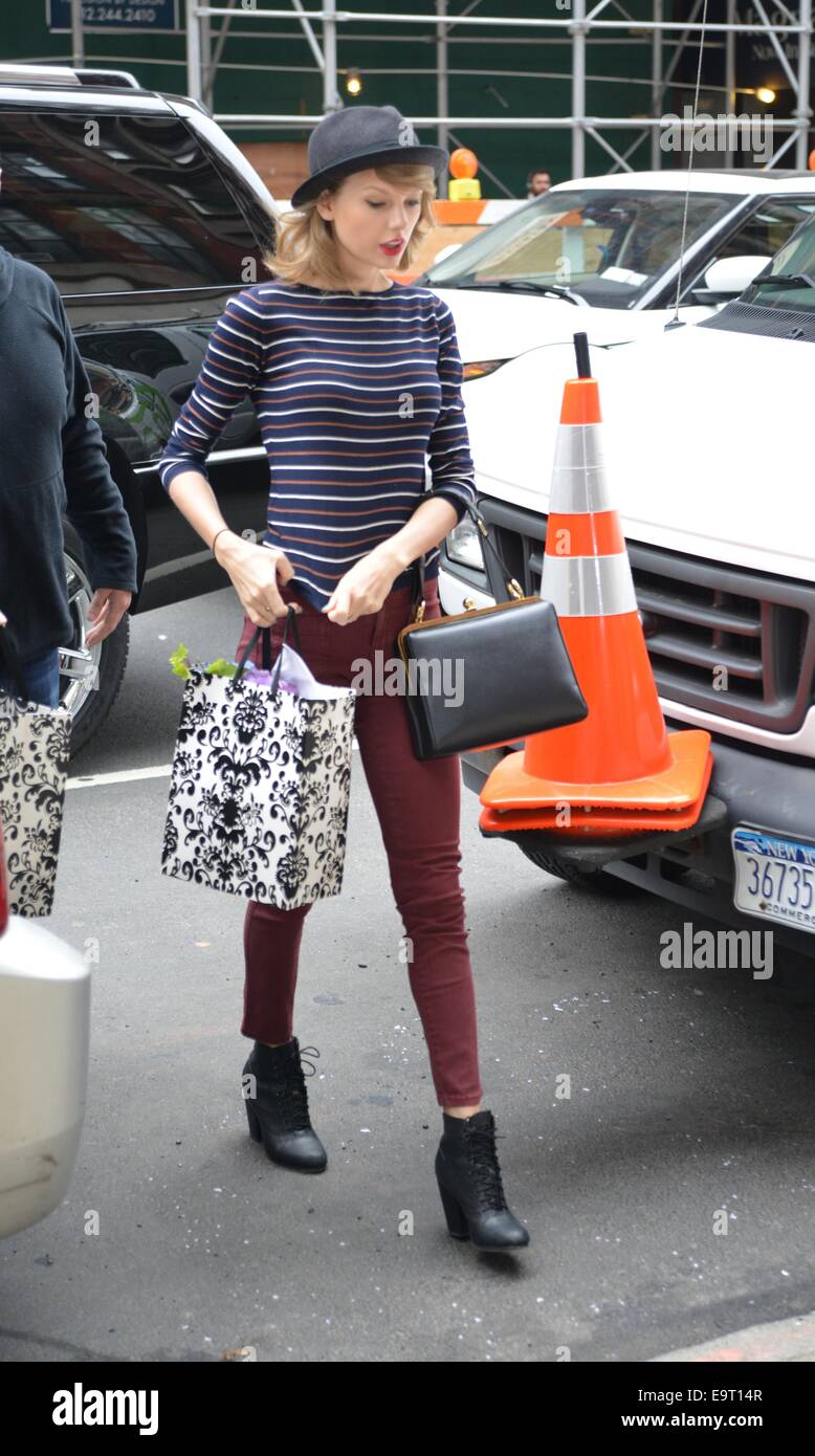 Taylor Swift running errands in New York City Featuring: Taylor Swift ...