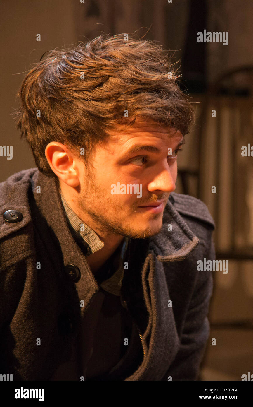 David doyle actor hi-res stock photography and images - Alamy