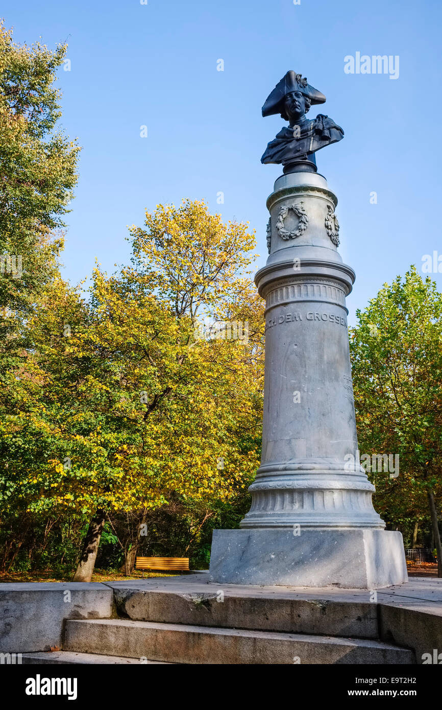 Monument of Frederick the Great in public park Friedrichshain, Berlin ...