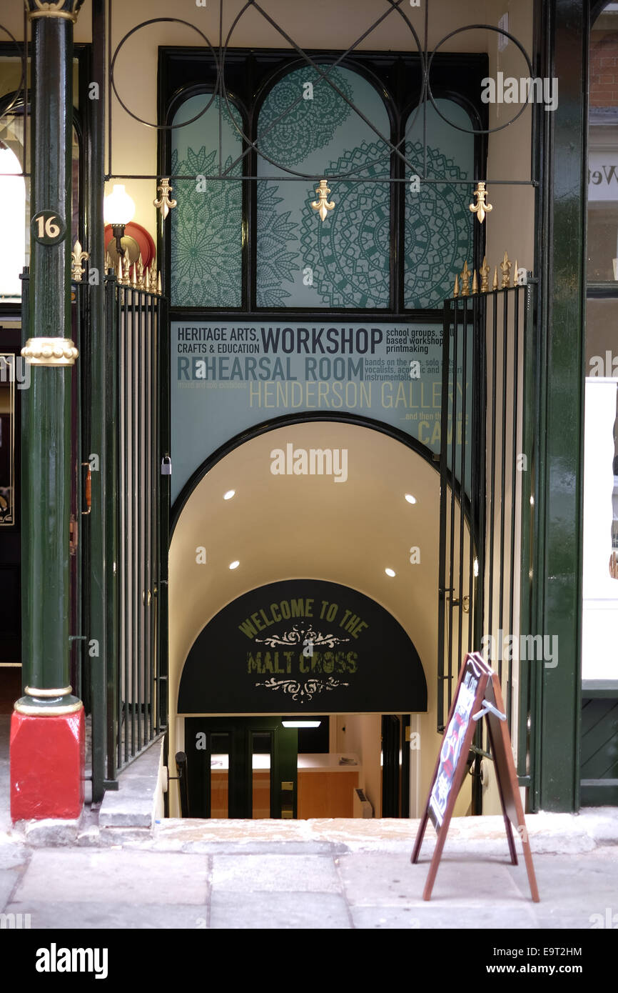 Malt Cross Music Hall And Public Bar Stock Photo - Alamy