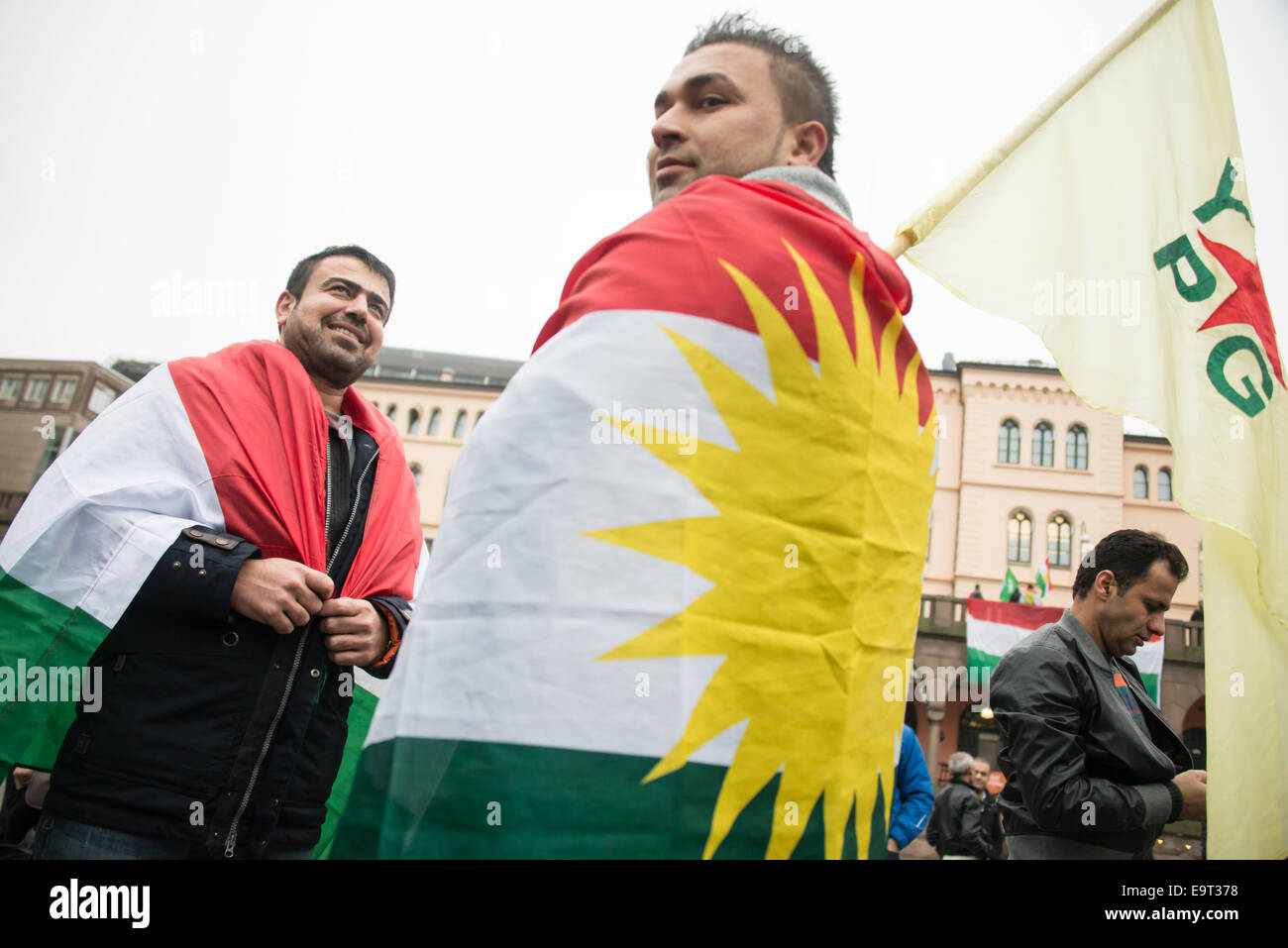 Kurdish flags hi-res stock photography and images - Alamy