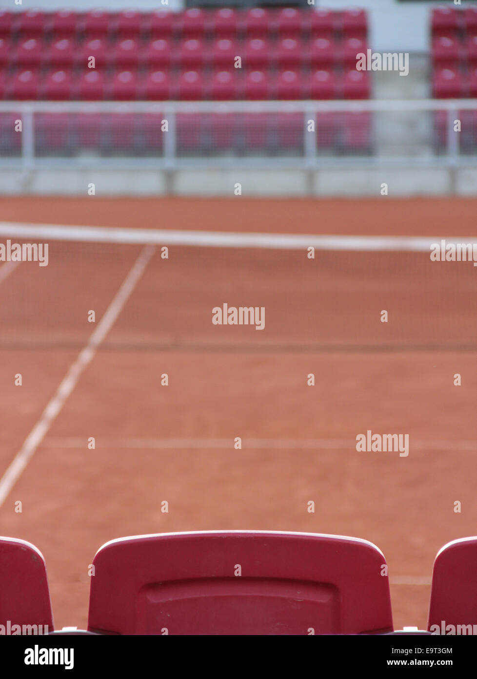 Tennis seat and court Stock Photo - Alamy