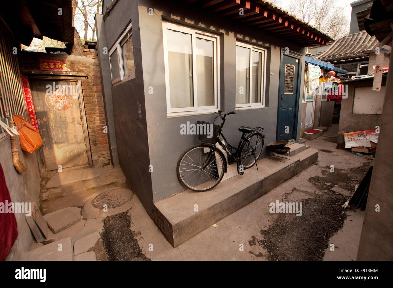 A bicycle in a narrow alley, hutong area, Beijing, China Stock Photo ...