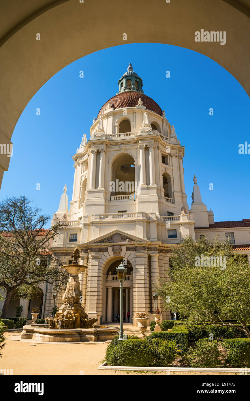The beautiful Pasadena City Hall Stock Photo - Alamy