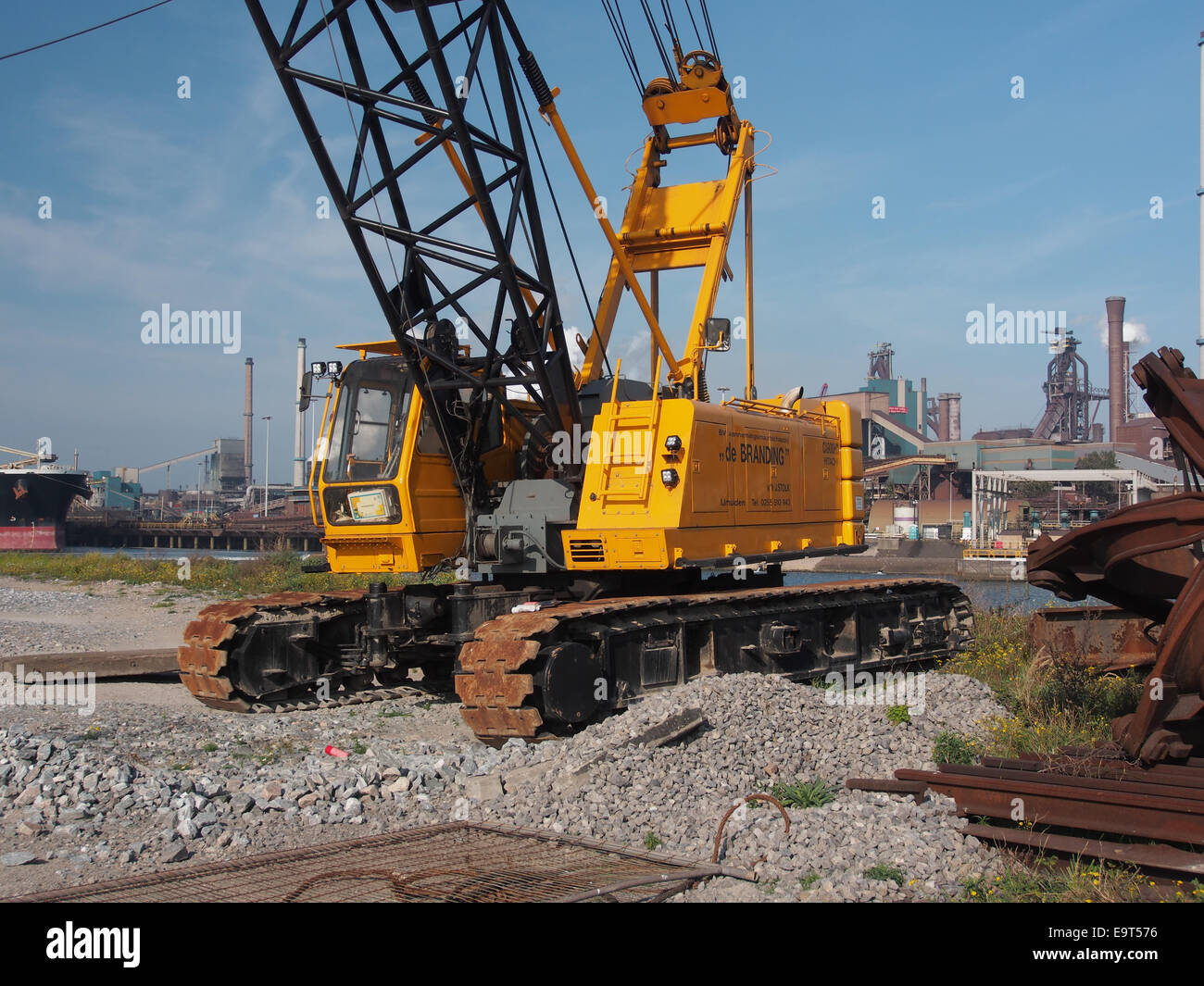 Hitachi cx900hd crawler crane at ijmuiden hi-res stock photography and ...
