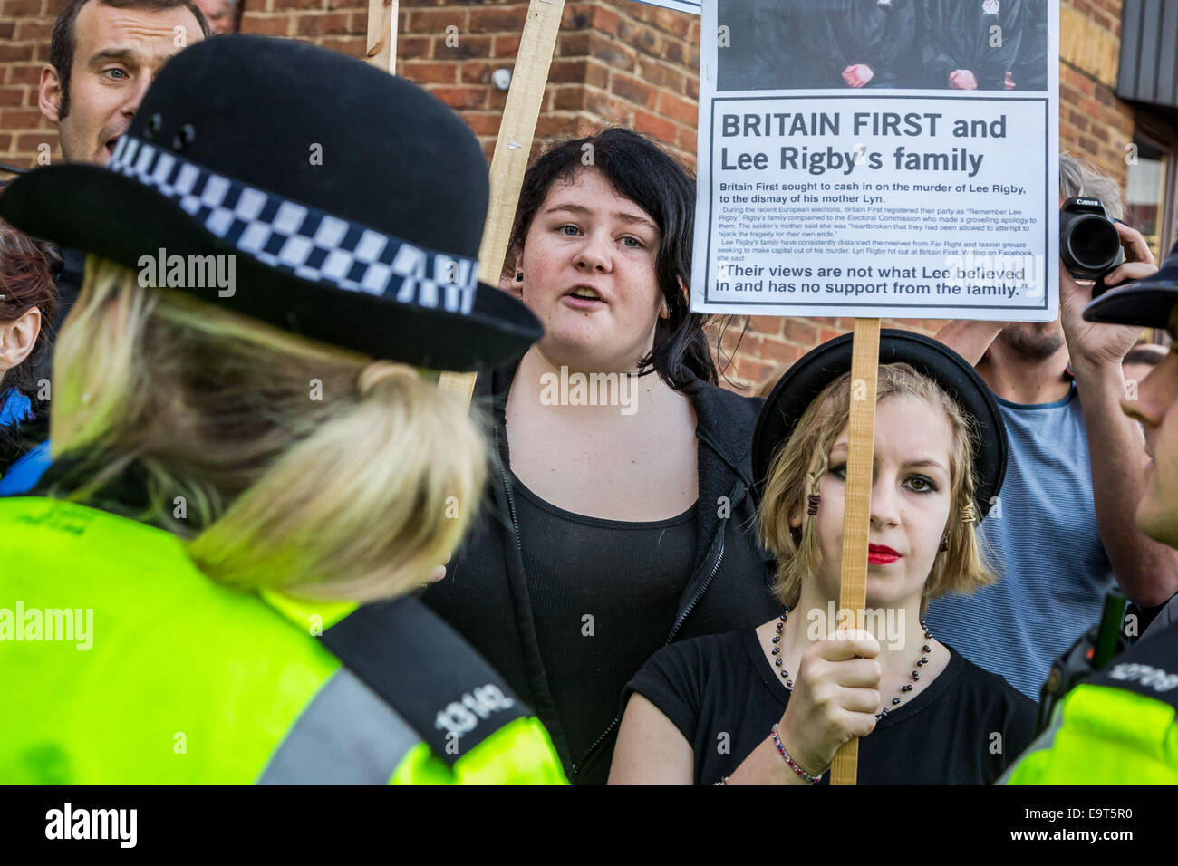 Rochester, UK. 1st Nov, 2014. Britain First clash with police and anti ...