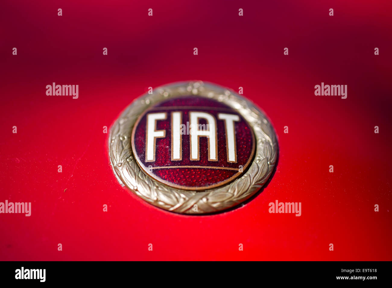 Classic car fiat badge hi-res stock photography and images - Alamy