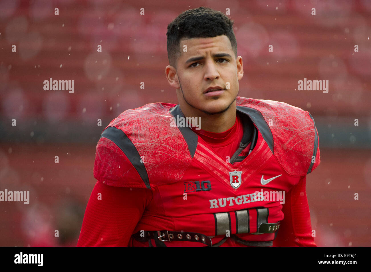 Rutgers scarlet knights quarterback gary nova 10 hi-res stock ...