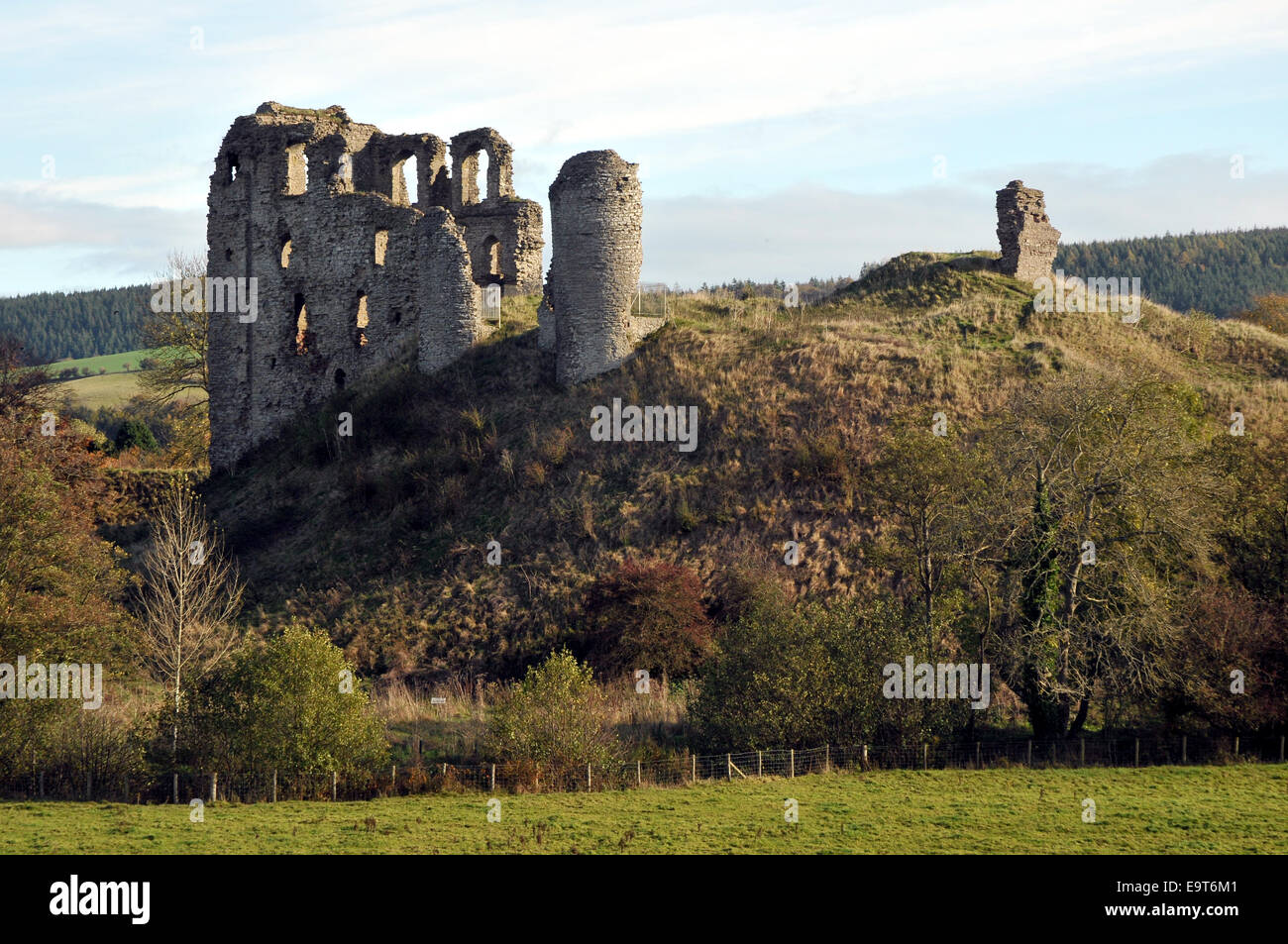 Clun castle hi-res stock photography and images - Alamy