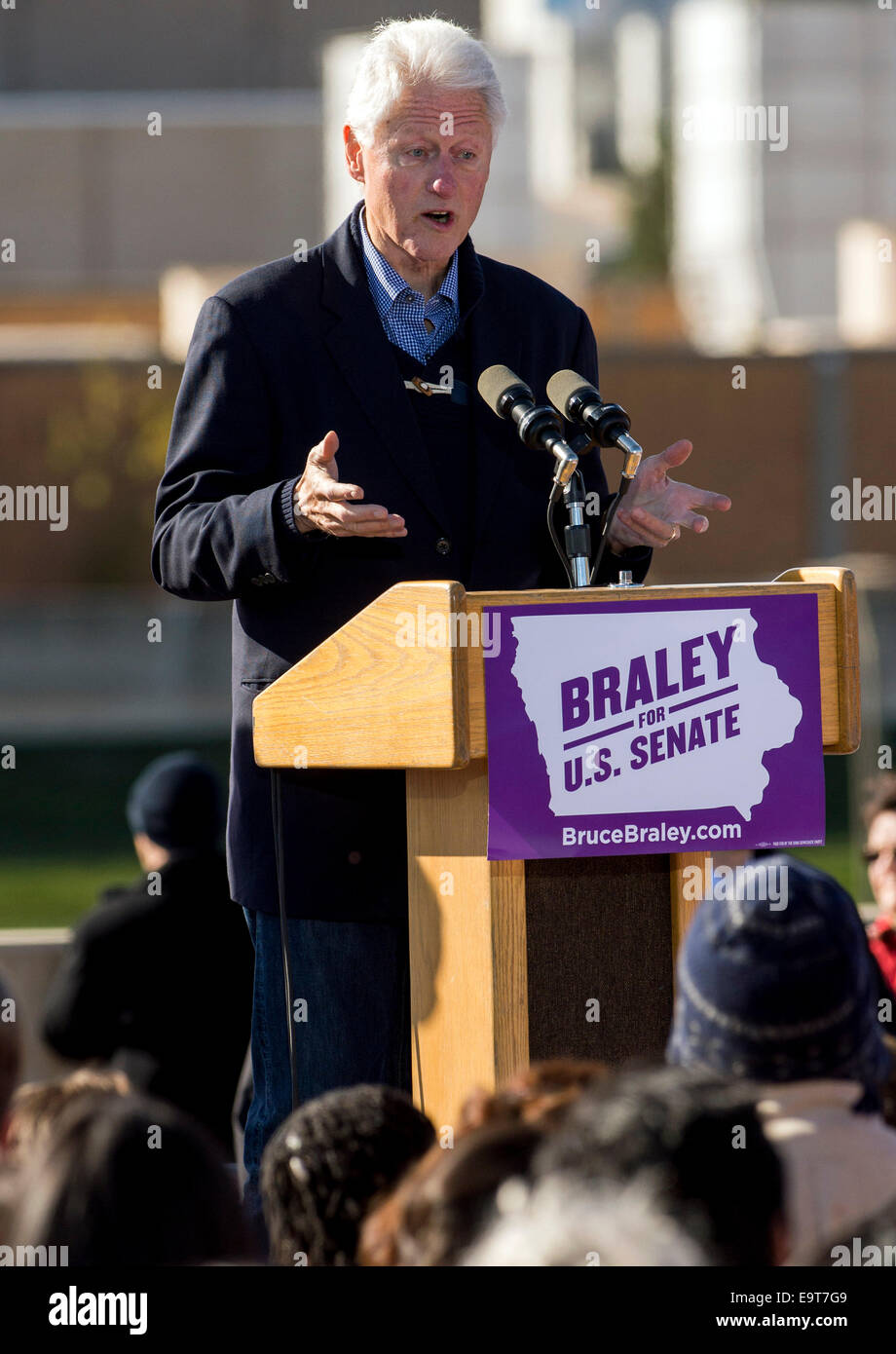Des Moines, Iowa, USA. 01st Nov, 2014. President BILL CLINTON stumps ...