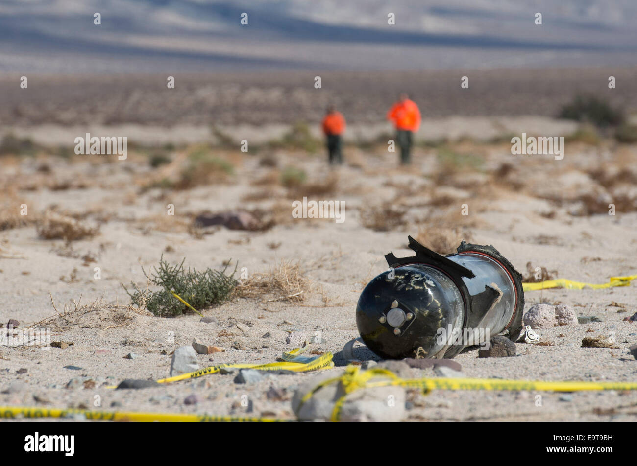 Desert plane crash High Resolution Stock Photography and Images - Alamy