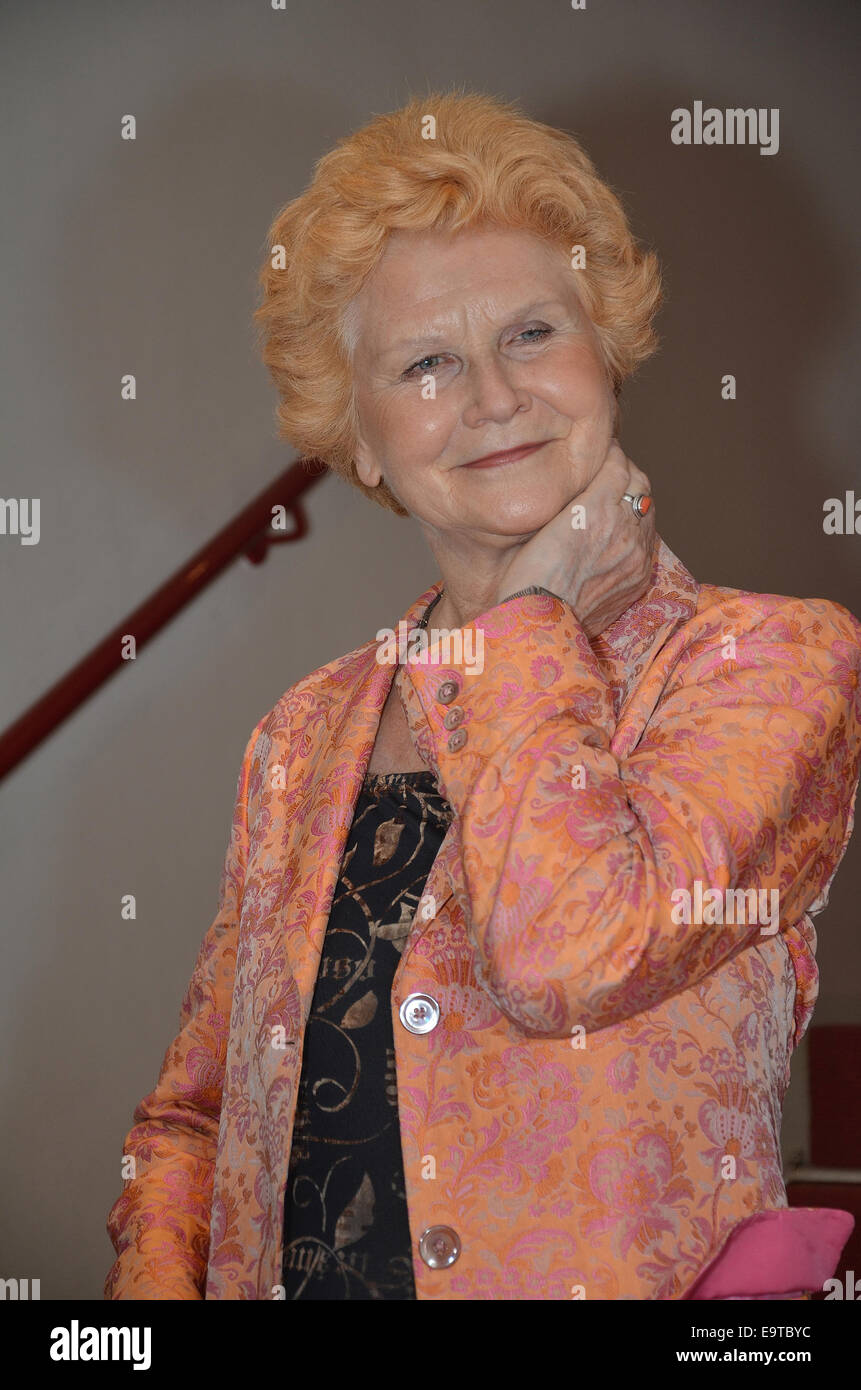 Die Erfindung der Liebe premiere Featuring: Irm Hermann Where: Cologne ...