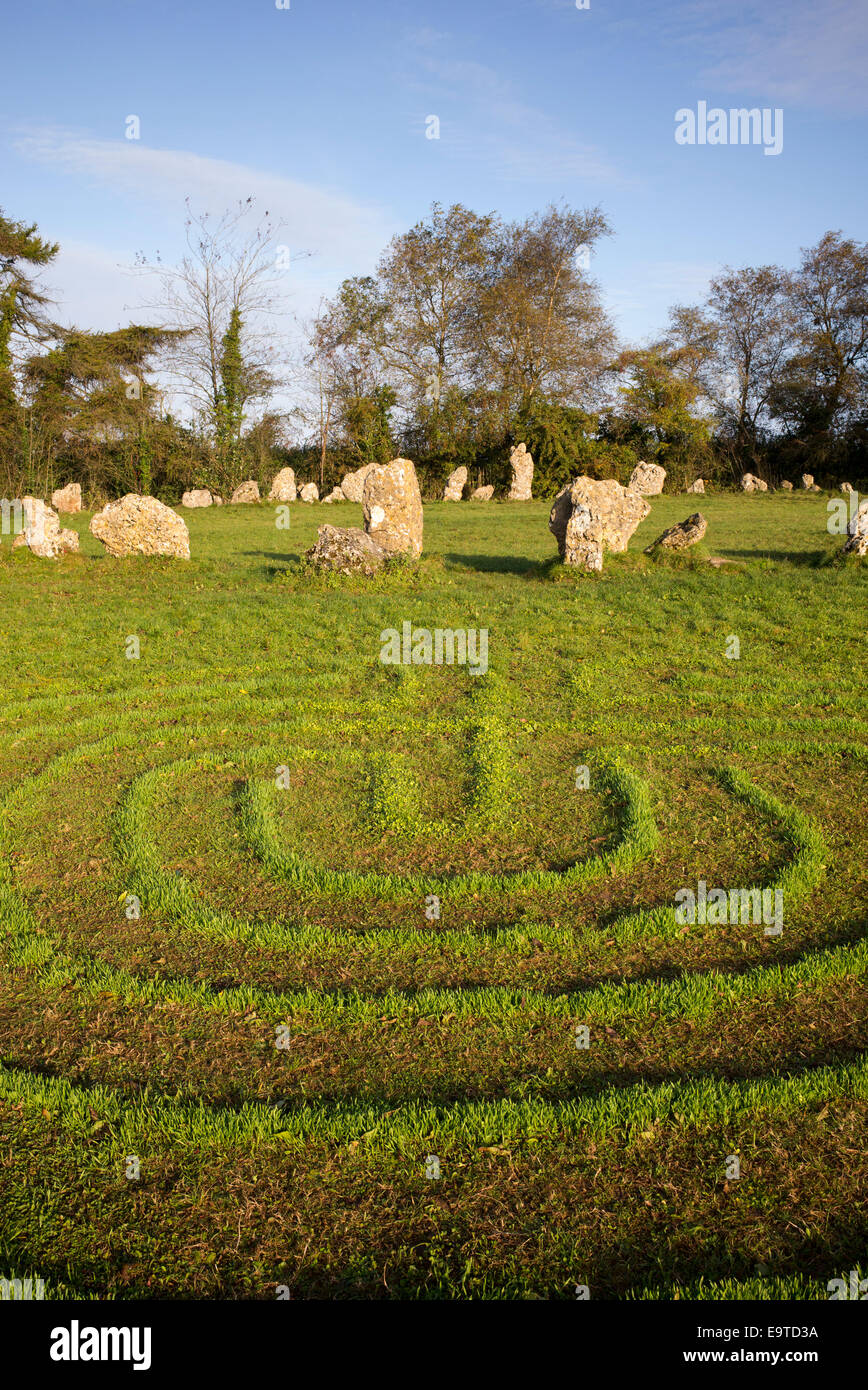 Stone circle maze hi-res stock photography and images - Alamy