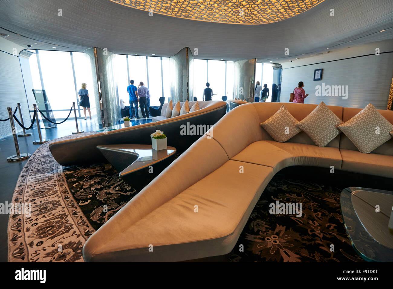 The Lounge Of The World's Highest Observation Deck At 555 Meters High ...