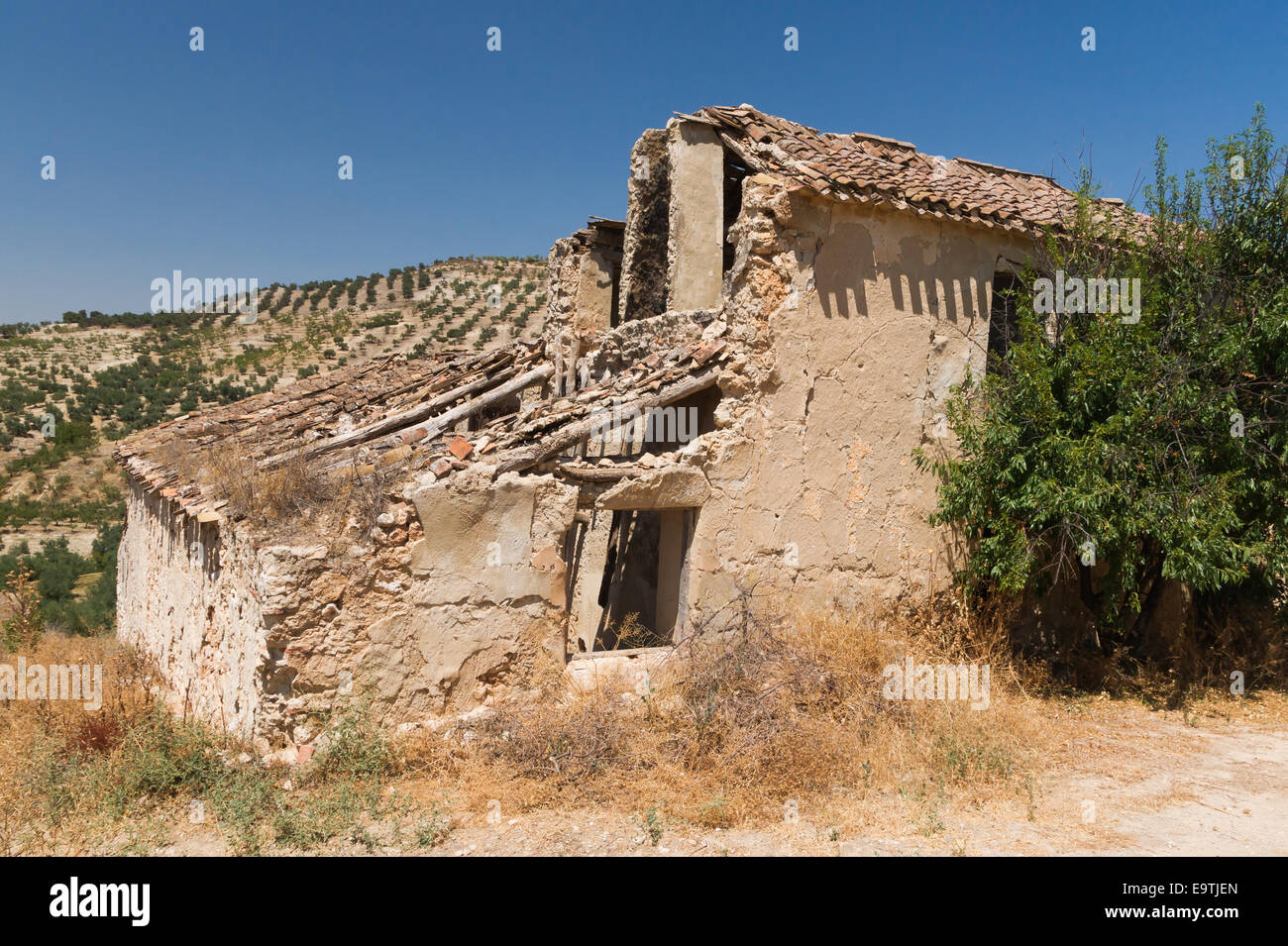Simple old ruin hi-res stock photography and images - Alamy