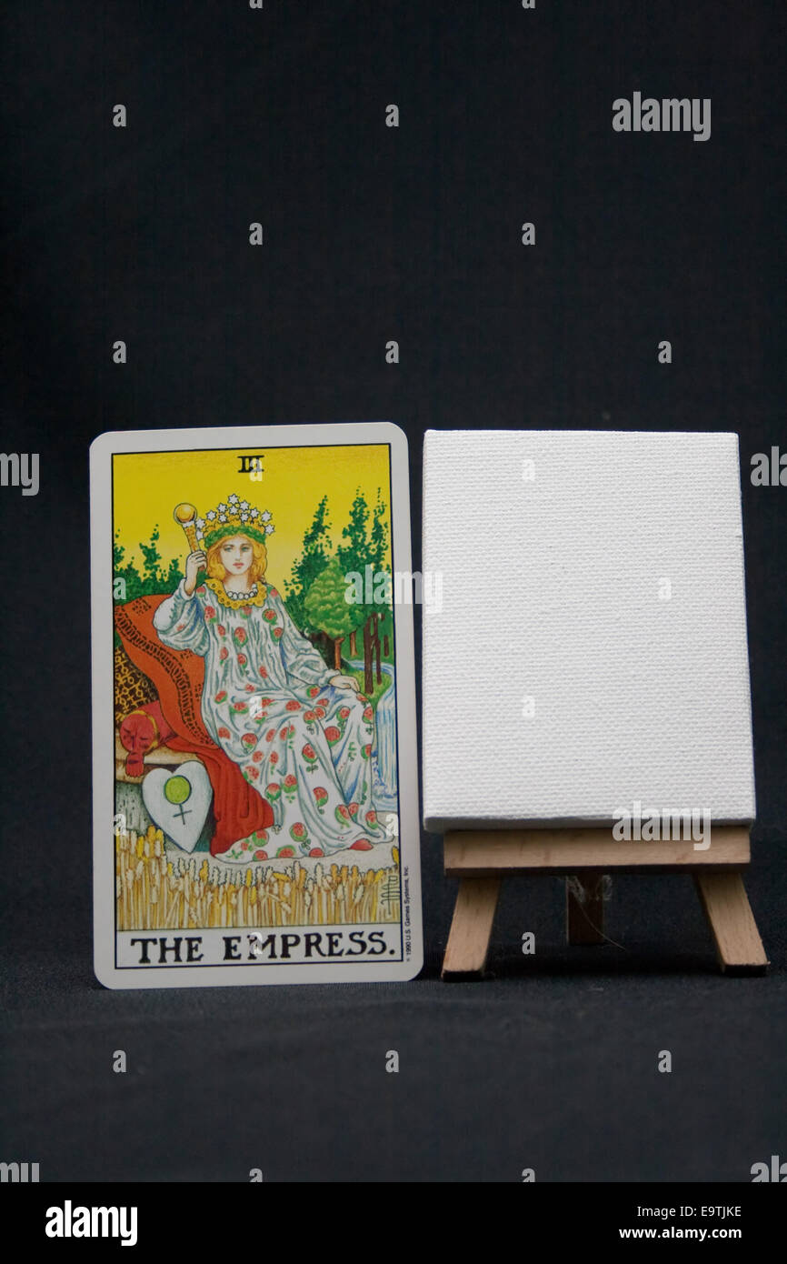 Tarot the empress hi-res stock photography and images - Alamy