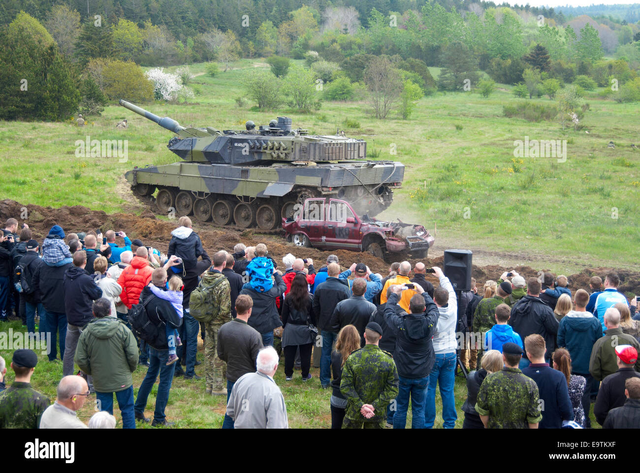 Driving Tank Tanks High Resolution Stock Photography and Images - Alamy