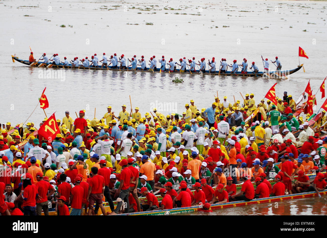 Cambodia boat racing festival hi-res stock photography and images - Alamy