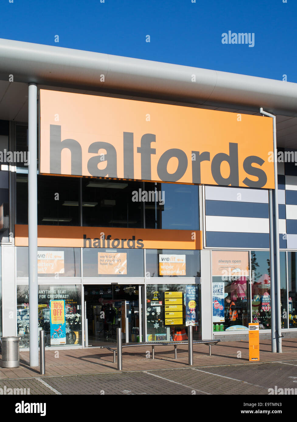Halfords store uk shop hi-res stock photography and images - Alamy
