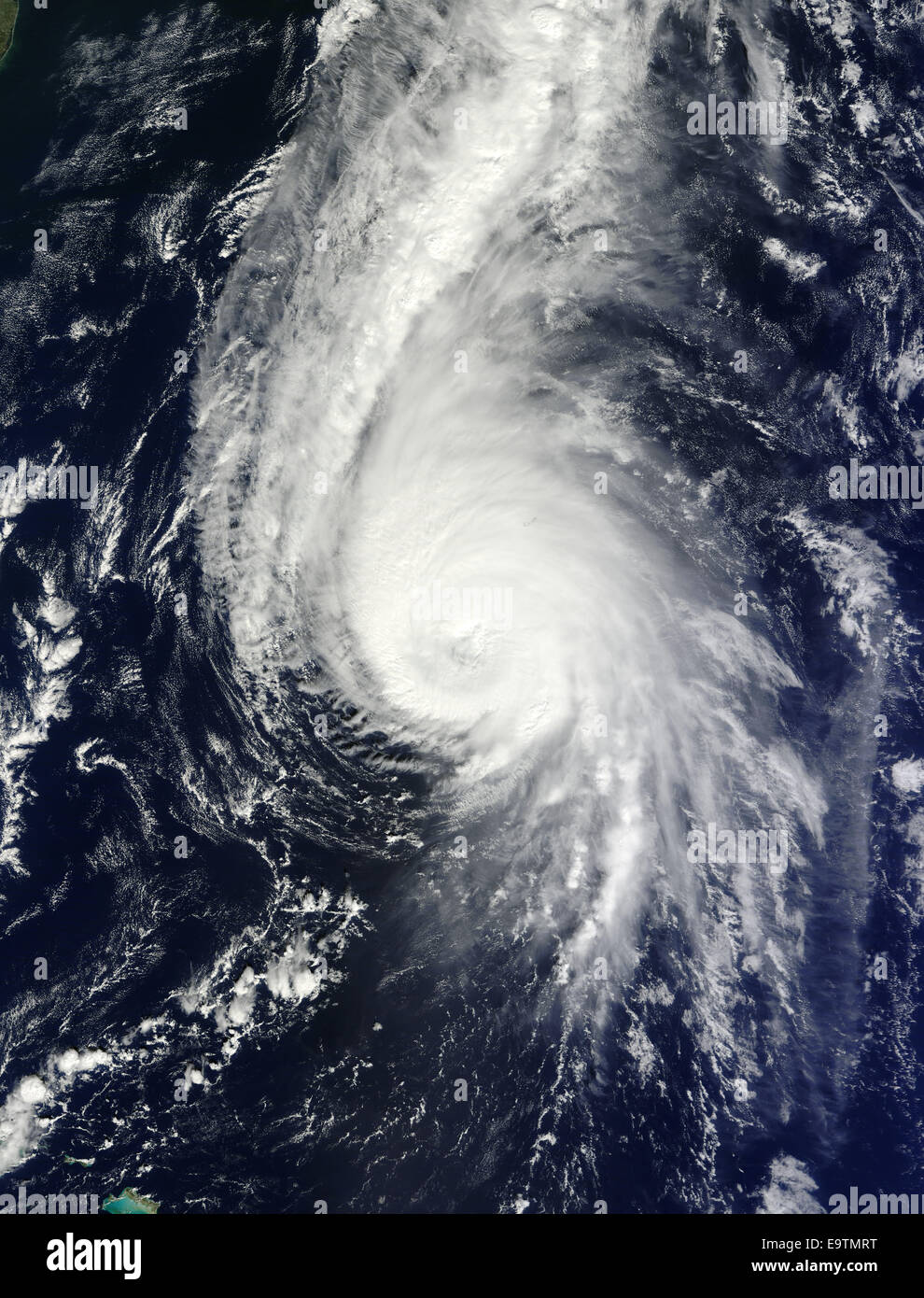 Tropical cyclone impacts hi-res stock photography and images - Alamy